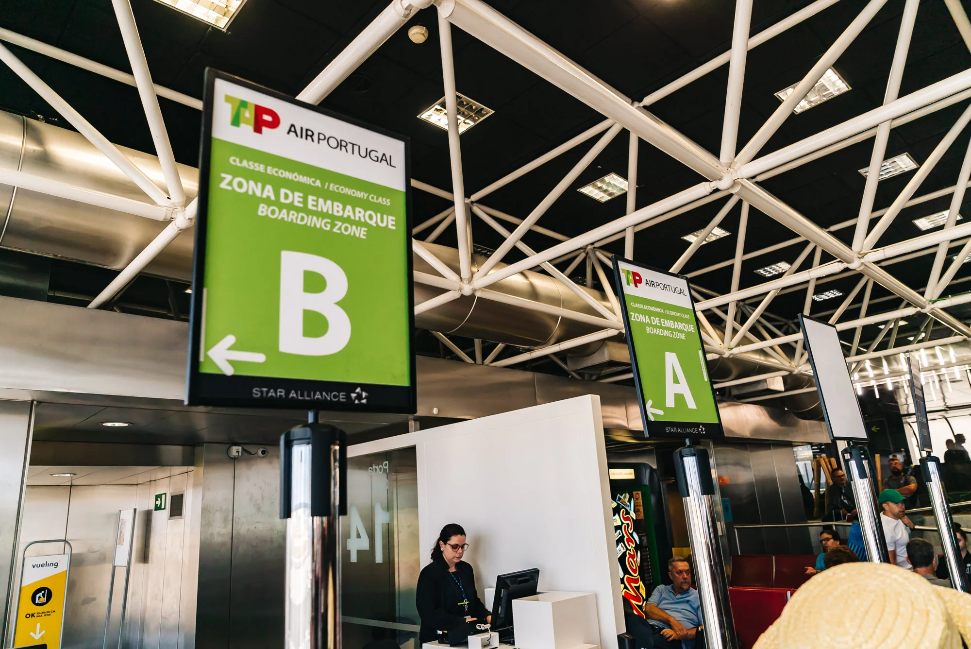 TAP Air Portugal Review - Executive Class and Economy Class - Travel ...