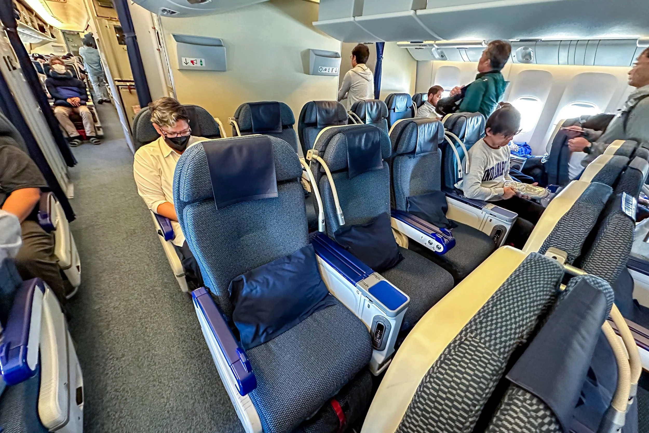 All Nippon Airways (ANA) Premium Economy Experience - Roundtrip from ...