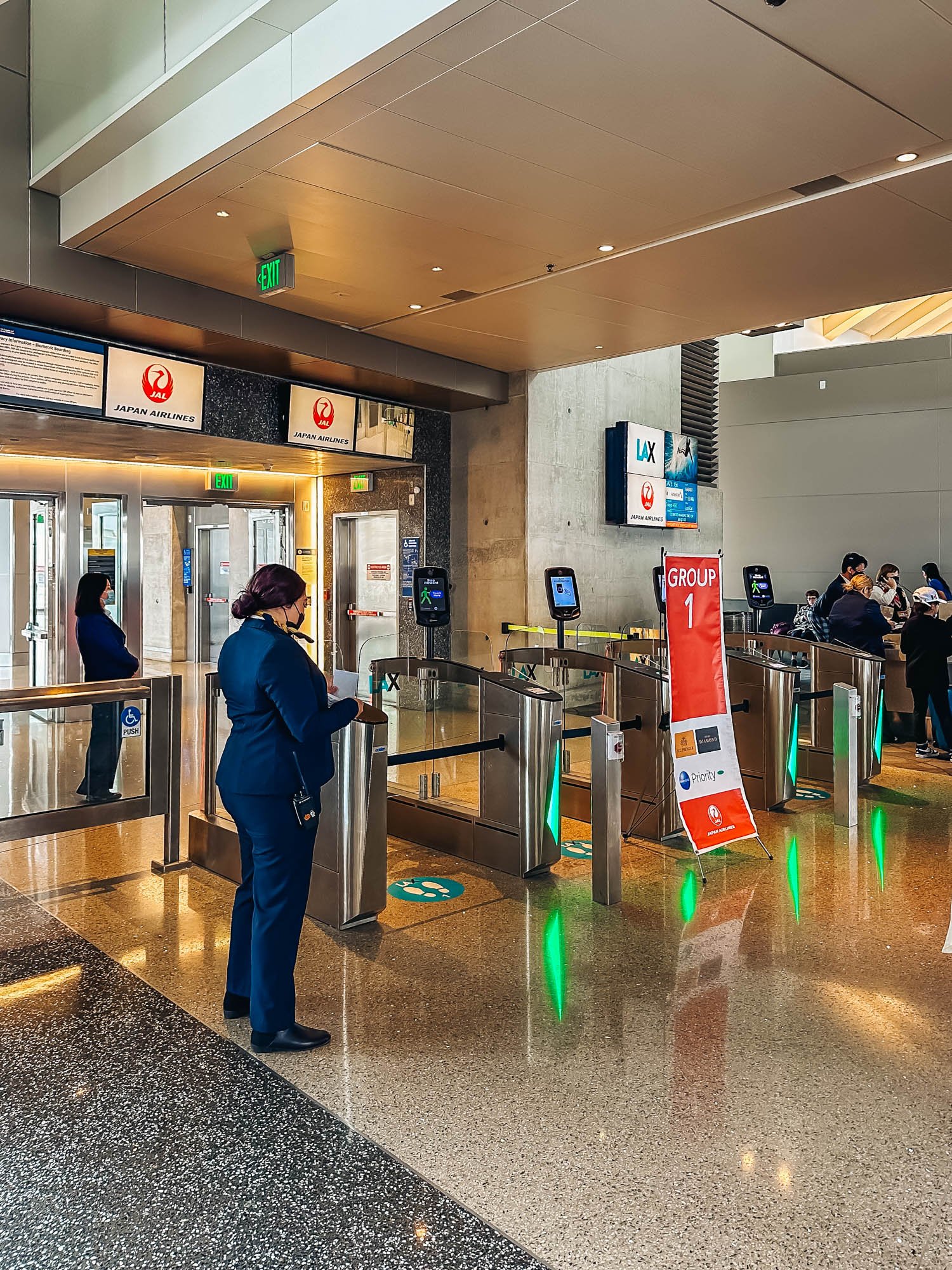 What To Expect When You Fly JAL Economy - Roundtrip from LAX to NRT ...