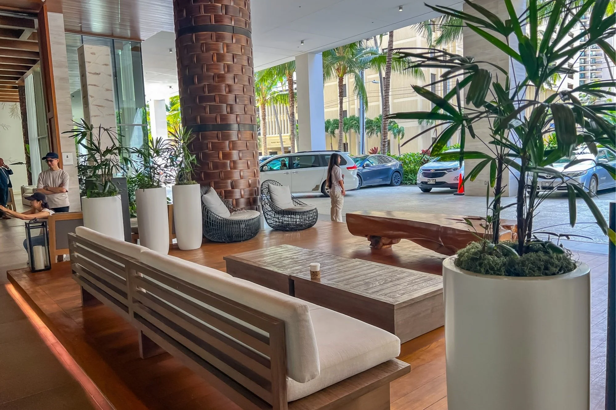 Alohilani Resort Waikiki Beach - Amplify Your Aloha Review - Travel Pockets