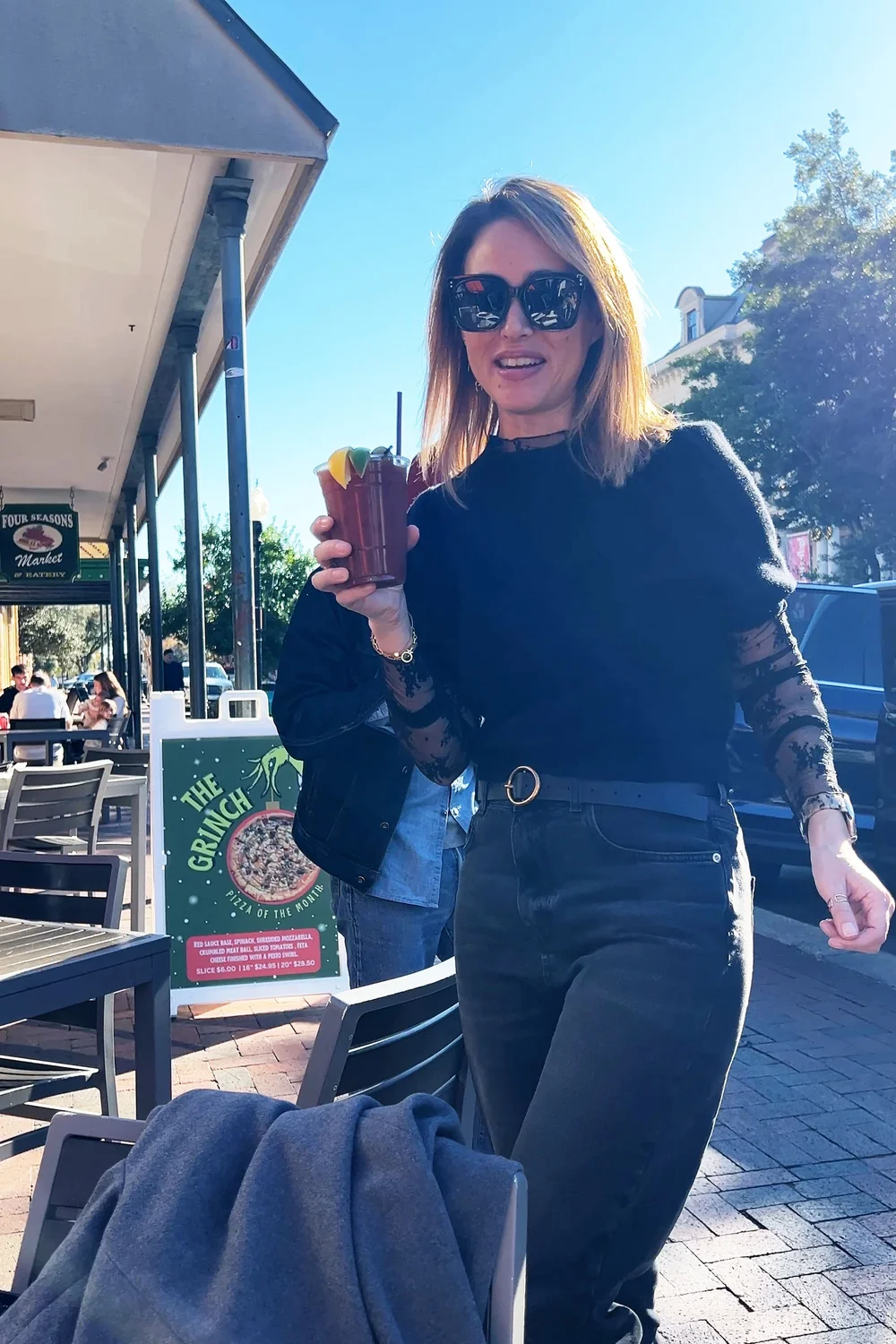 Florida Winter Outfits and Accessories for December - Travel Pockets