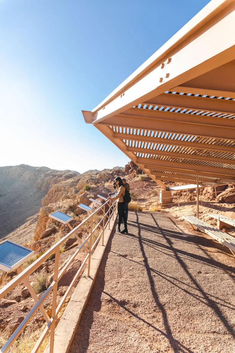 How to Visit The Meteor Crater and Barringer Space Museum in Arizona ...