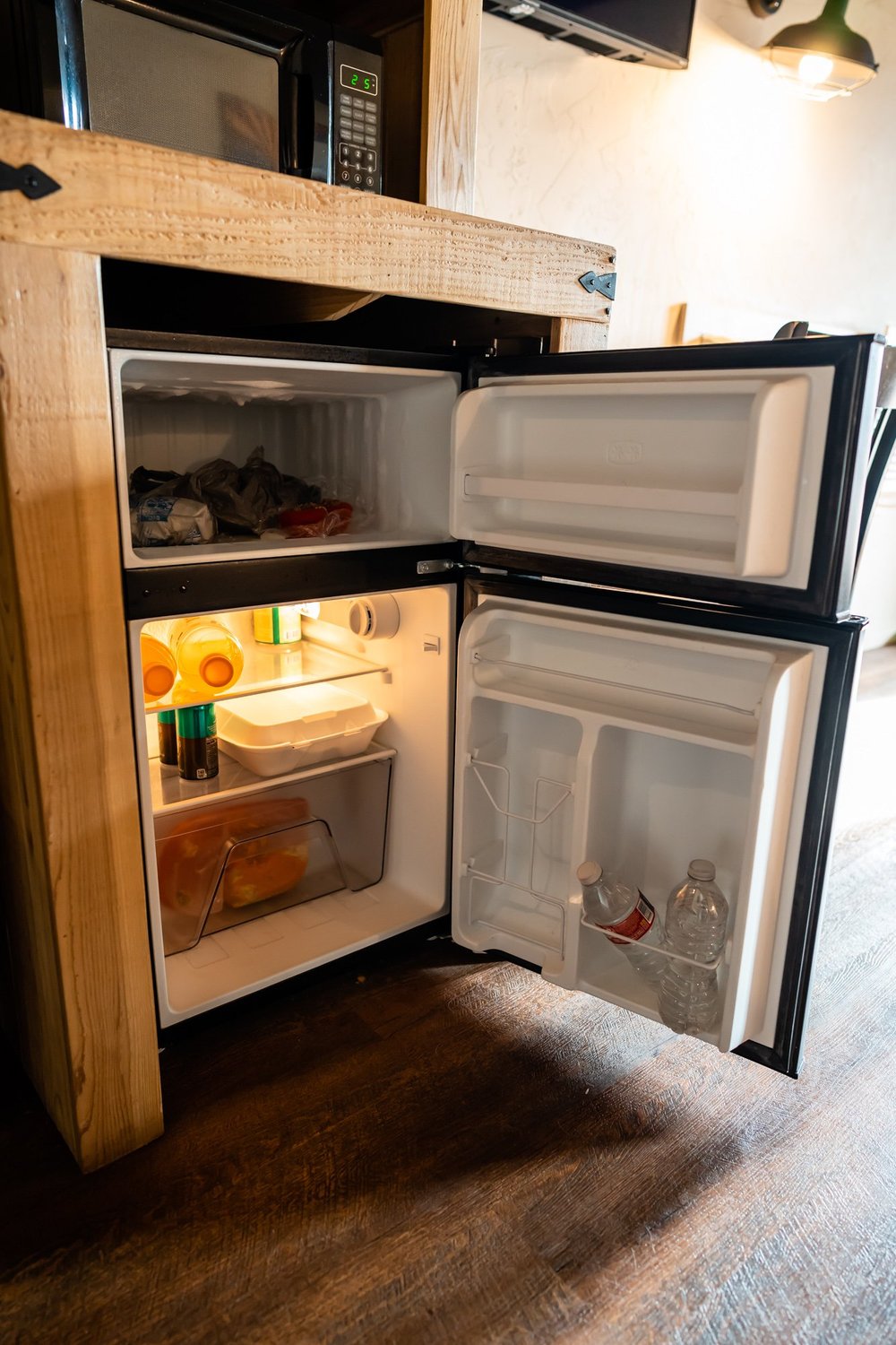 A Fantastic Western Themed Hotel at Tombstone Miners Cabin - Travel Pockets