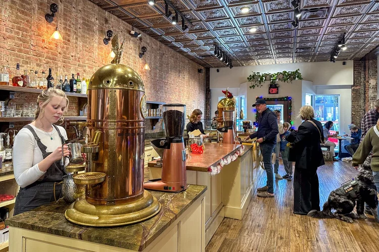 Pensacola's Downtown Delights: 5 Must-Dos - Travel Pockets