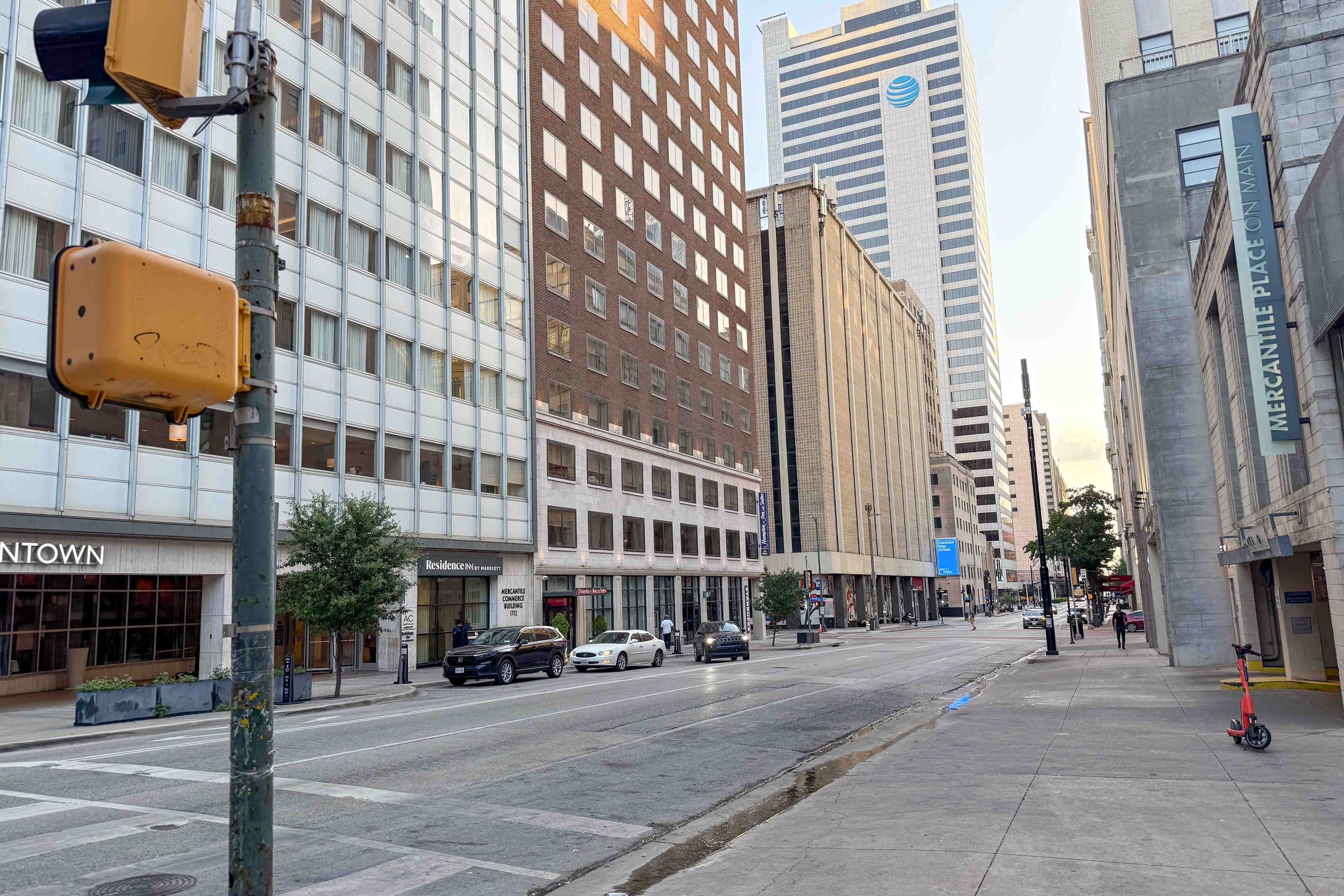 Hampton Inn & Suites Downtown Dallas Hotel Review - Travel Pockets