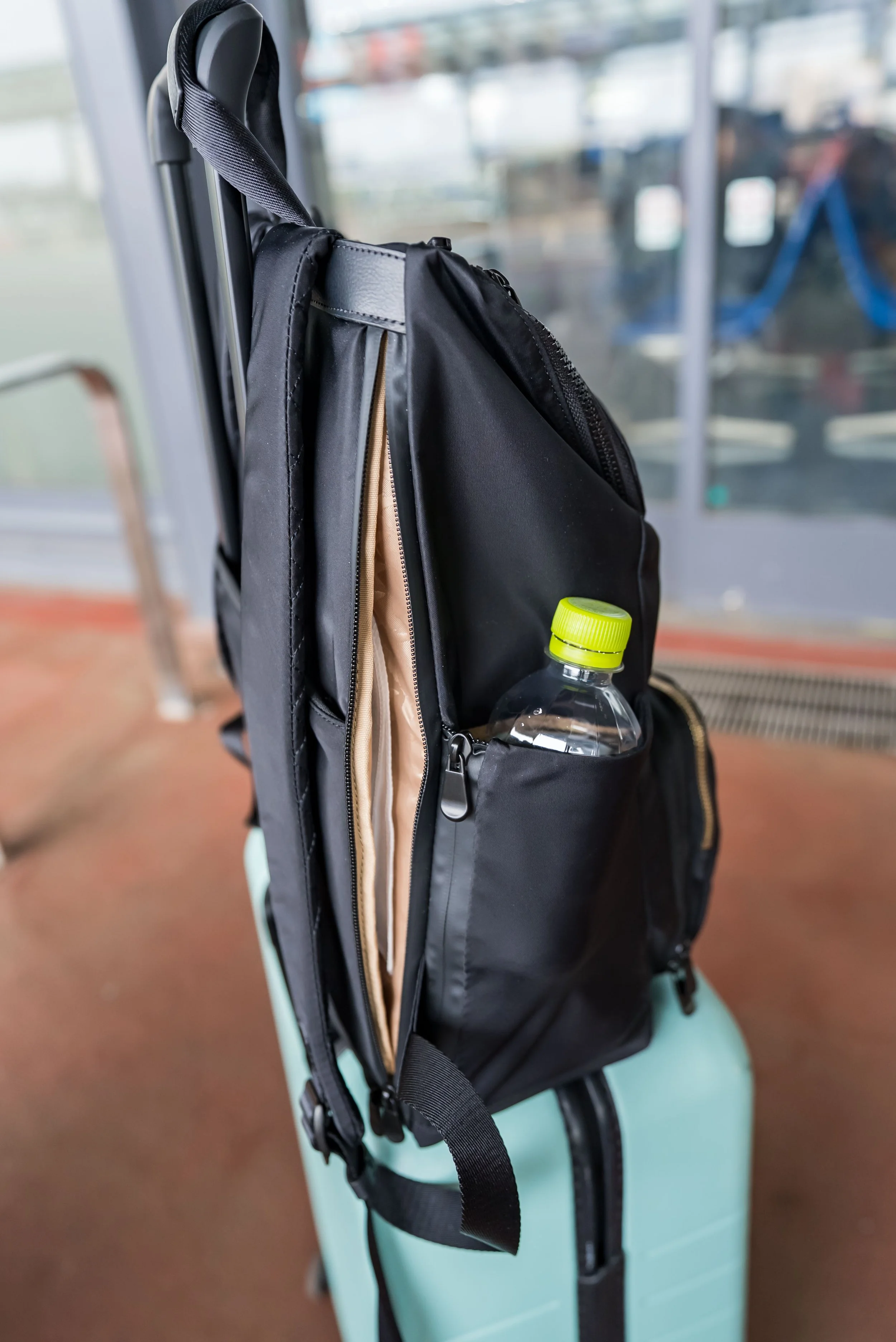 Lo and Sons Melrose Rucksack Backpack Review - This Detachable ...