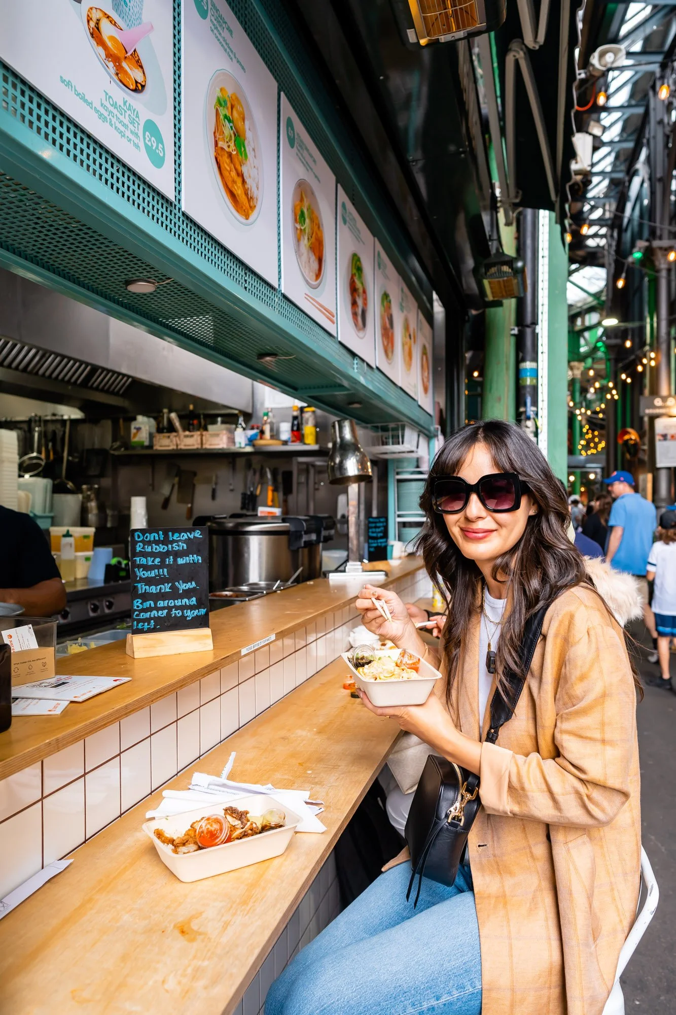 Tour of Borough Market on a Saturday in London, England - Travel Pockets