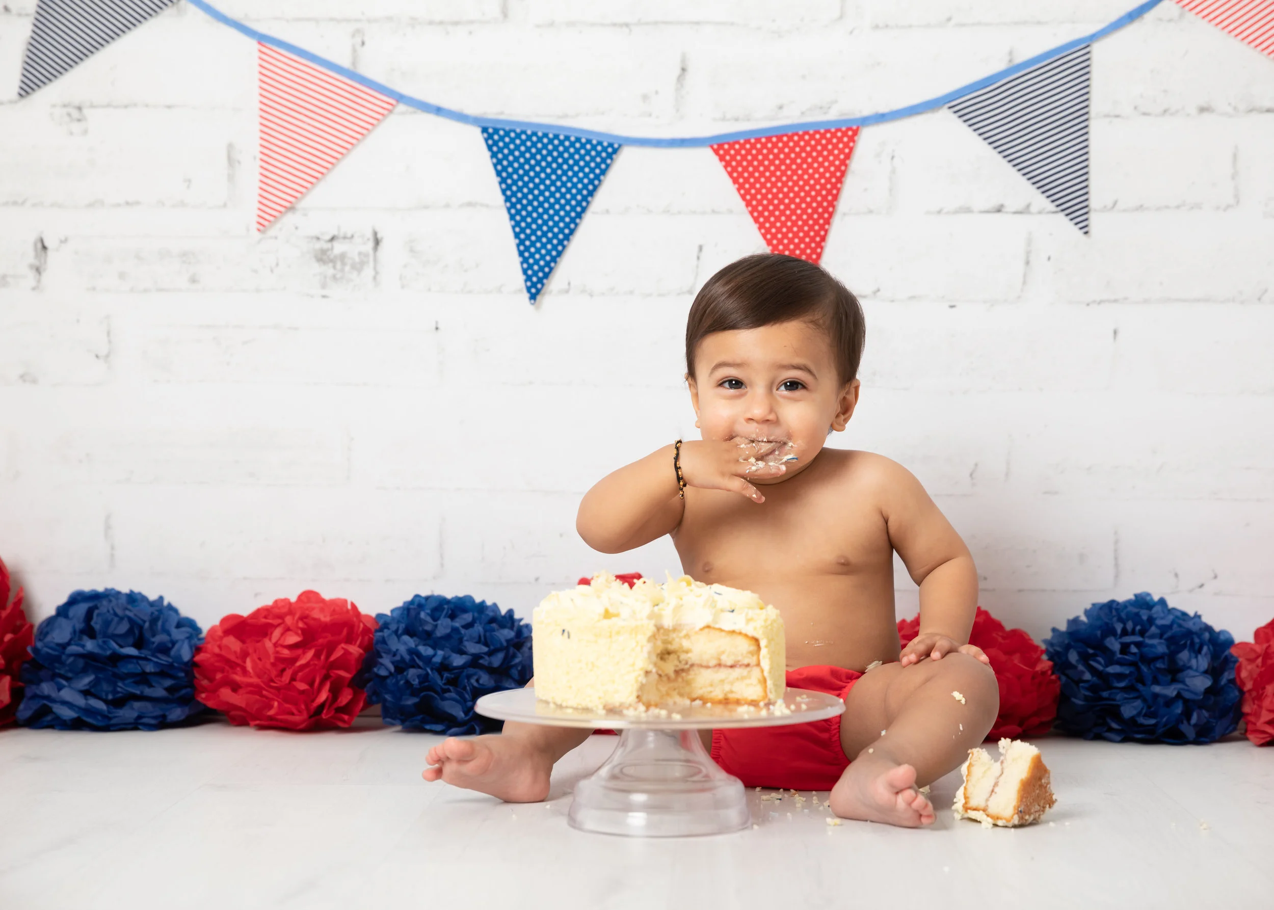 cakesmash and birthday photoshoots | ROCKING HORSE PHOTOGRAPHY