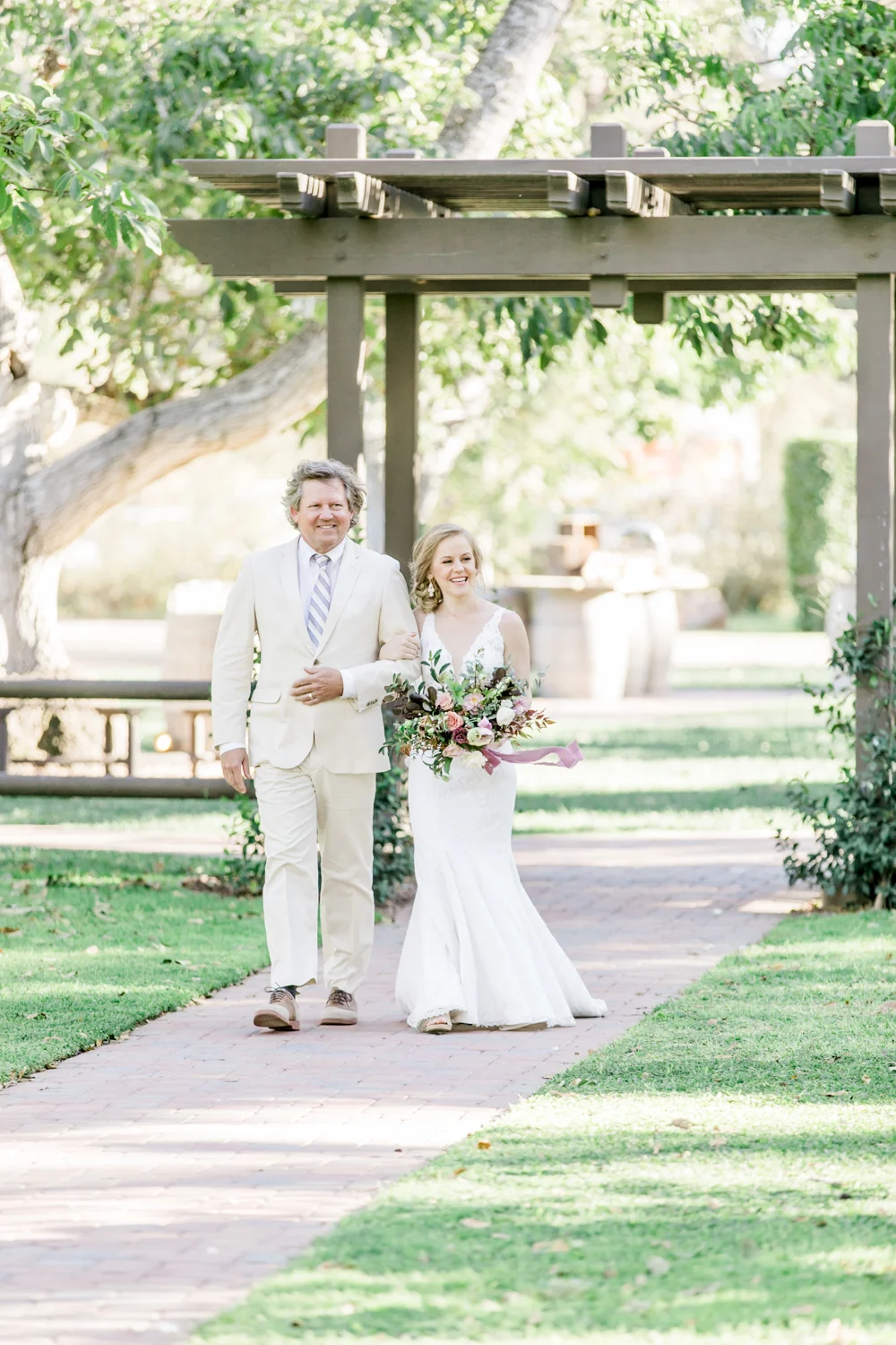 Walnut Grove Wedding in Moorpark, Ca — Lovisa Photo