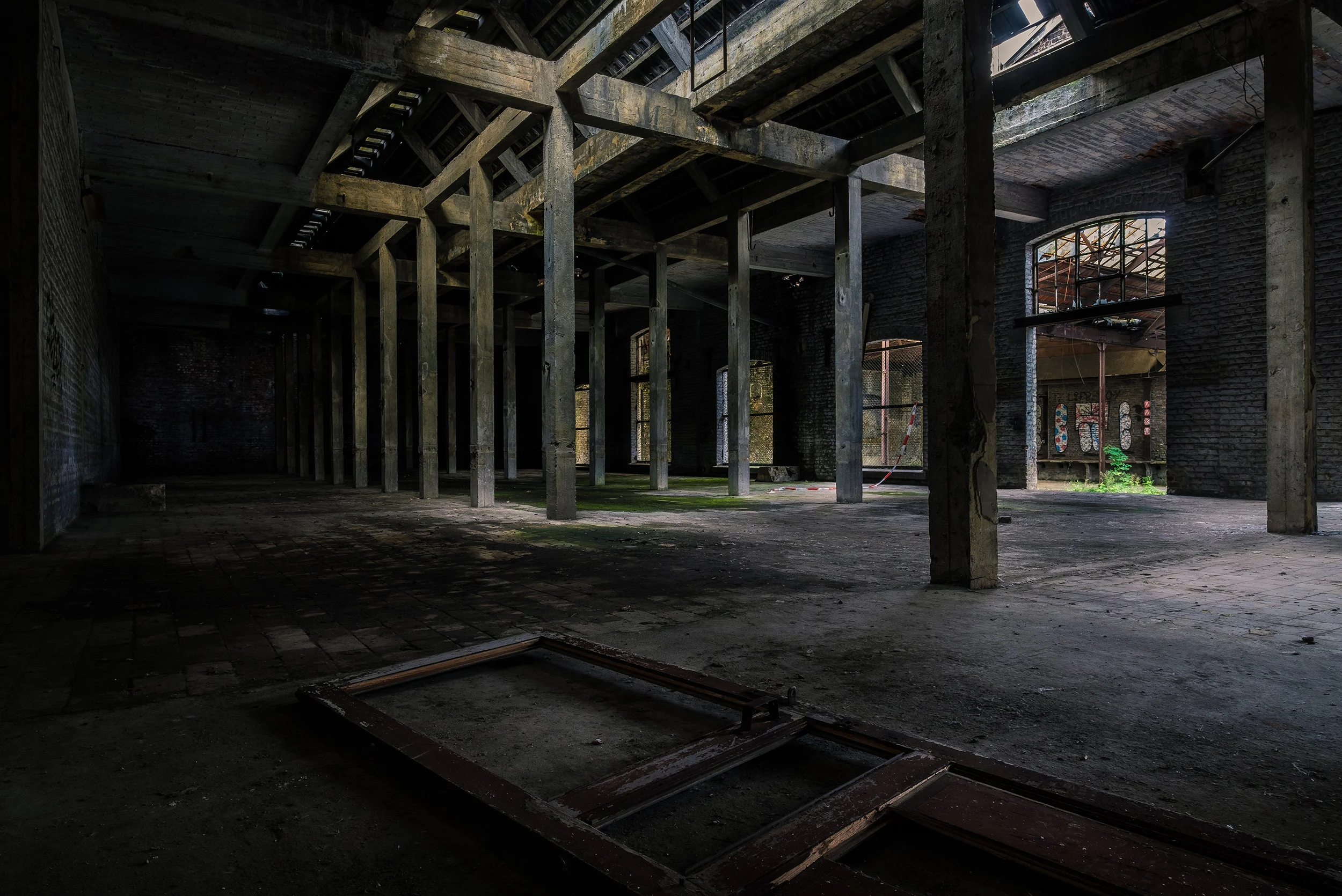 Broken to pieces - An urban exploration adventure — ROBERT DOELEMAN