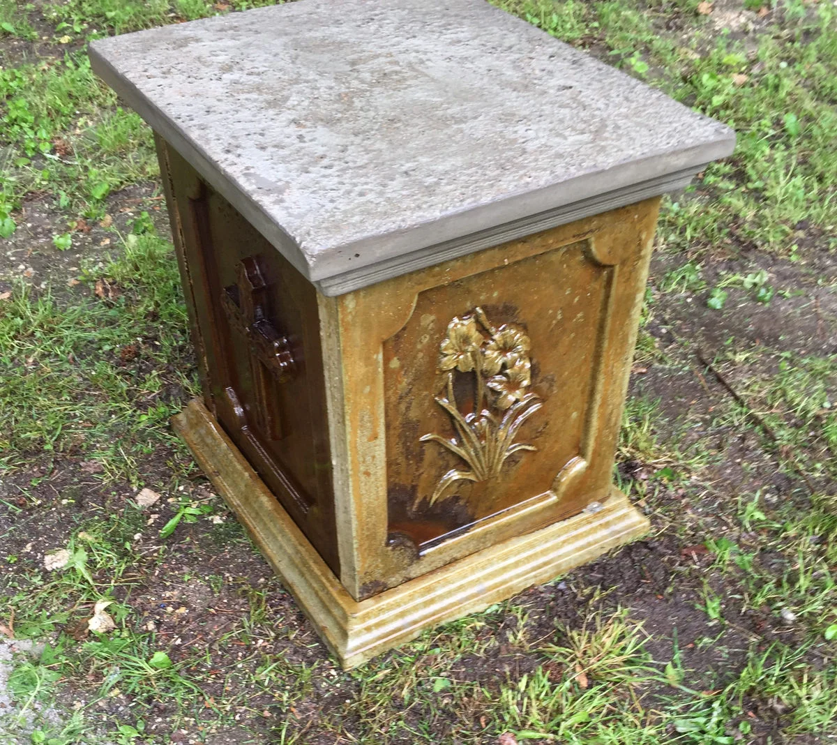 Pedestal molds and planter forms for concrete | StatuaryMolds