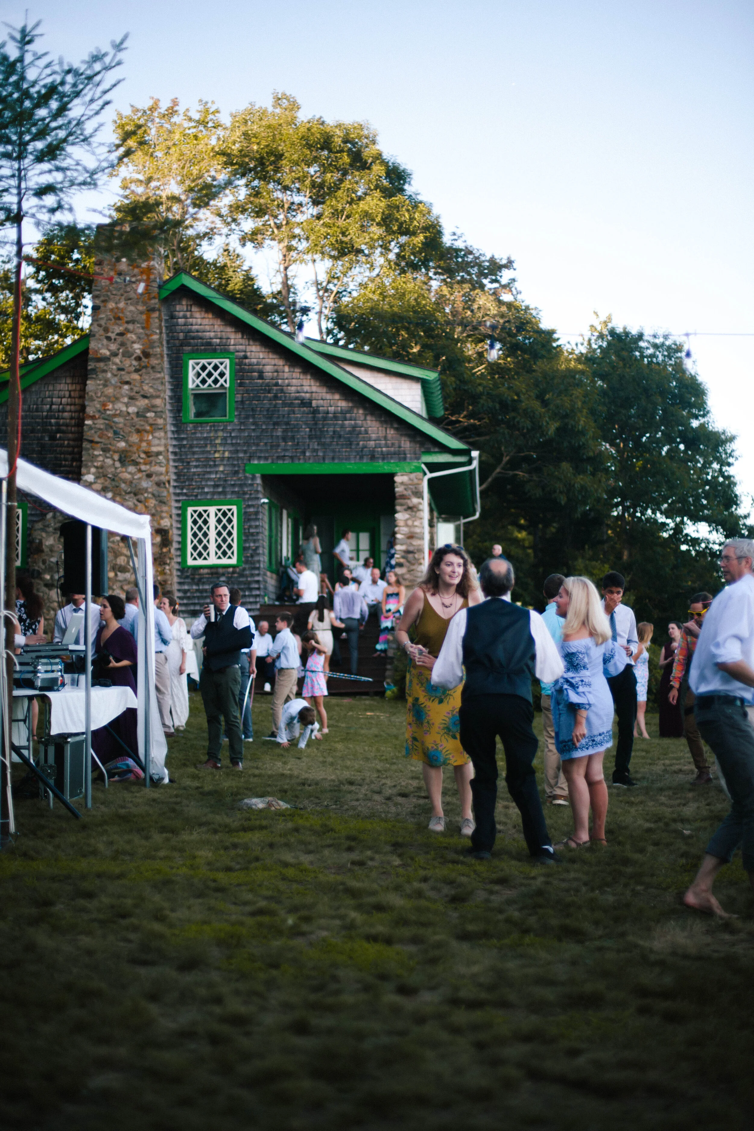 Ideas For Hosting Your Wedding At Home — Minnesota + Wisconsin ...