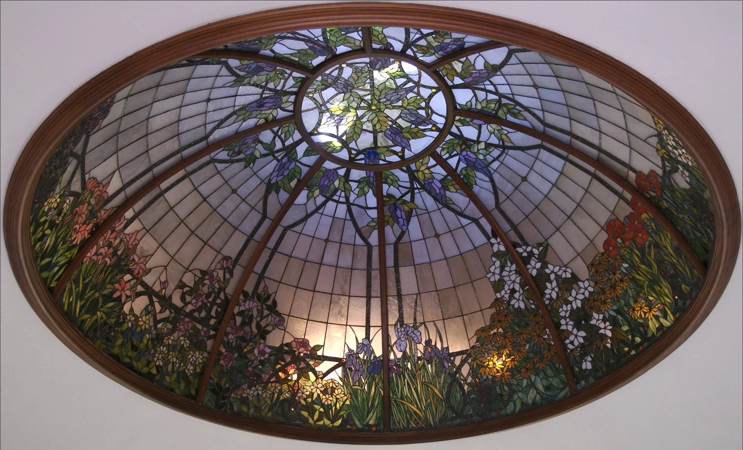 Artique Glass Studio Inc.