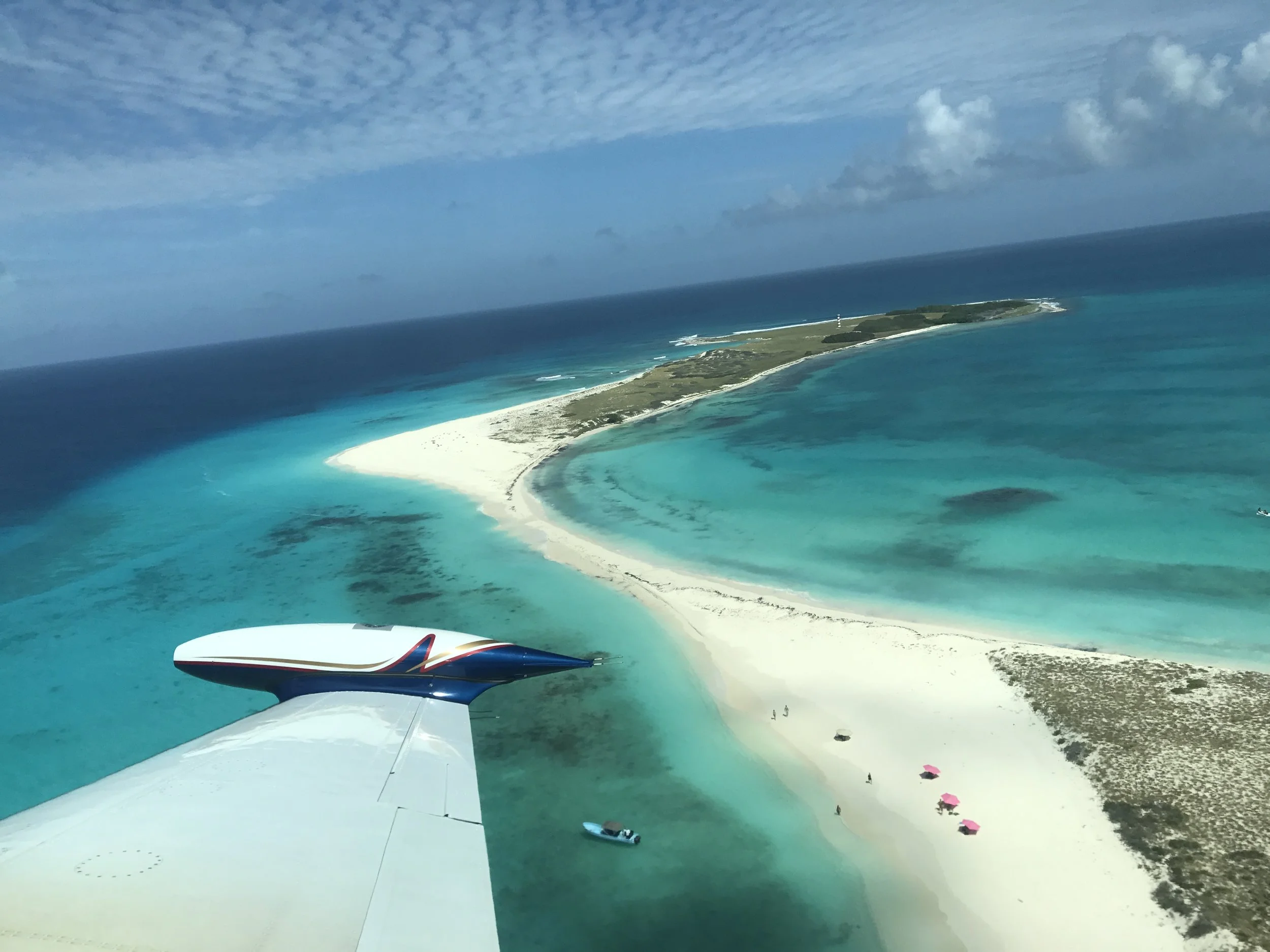 Posada Paradise Tsunami Los Roques — Paradise Hotels