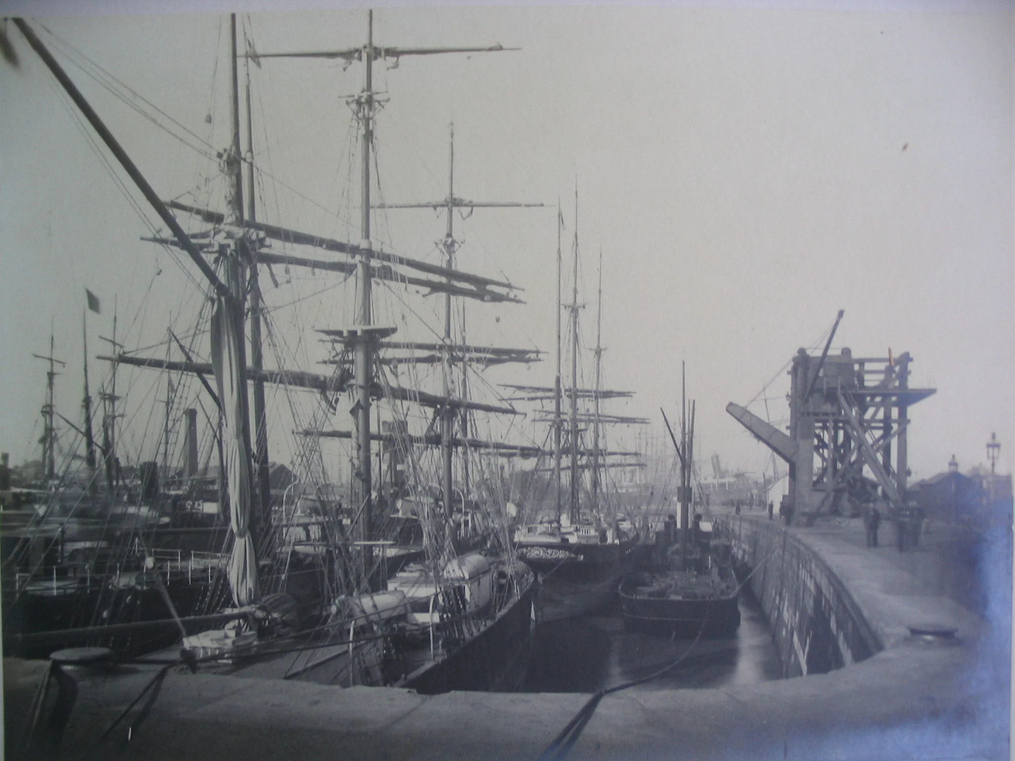 Victorian Cardiff in Old Photographs — Matthew Williams