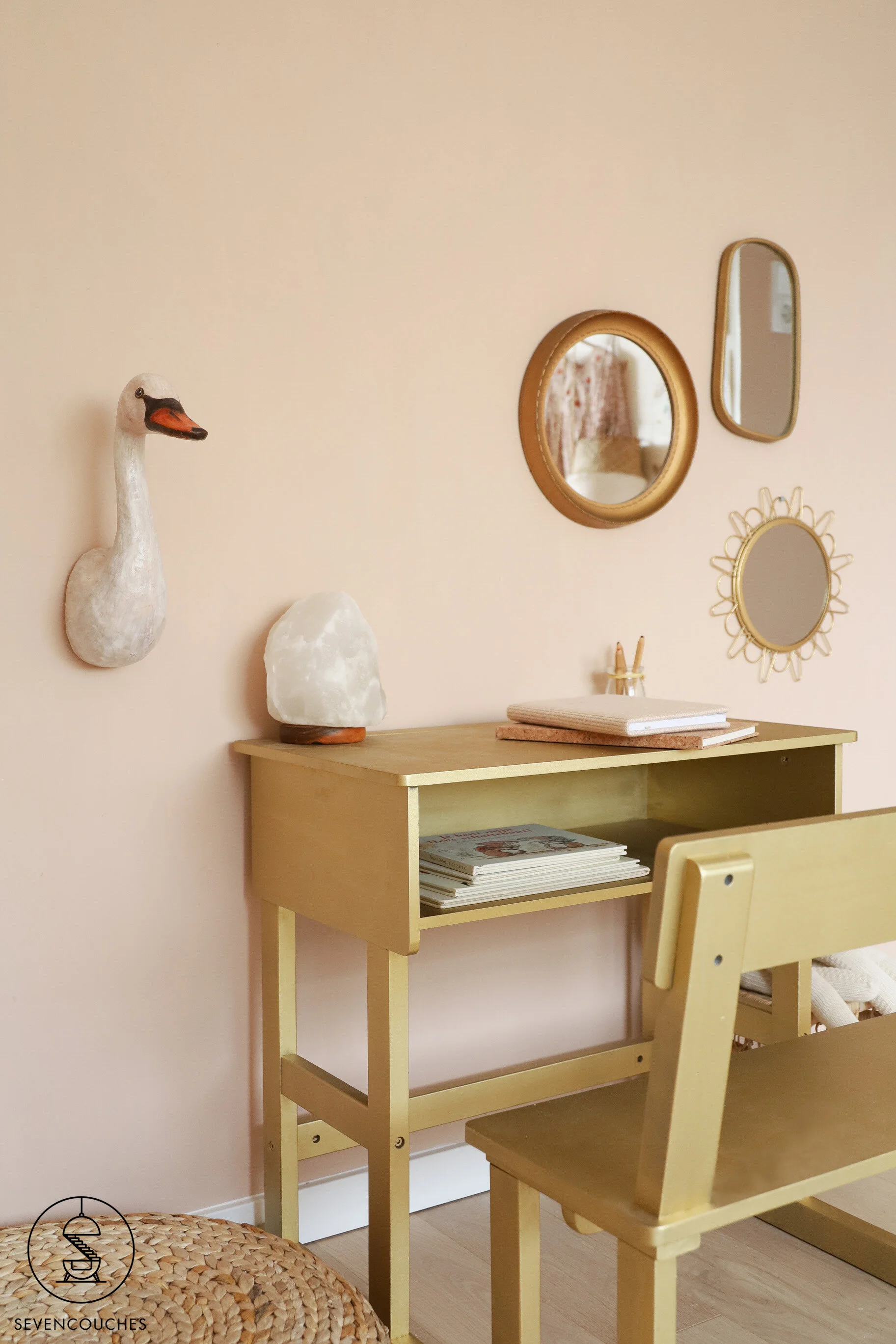 Kleine make-over, groots effect: deze oude lessenaar kreeg een gouden ...