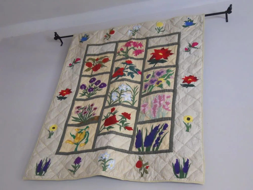 Wildflowers Lap Quilt Throw Wall Hanging — Made Just For U