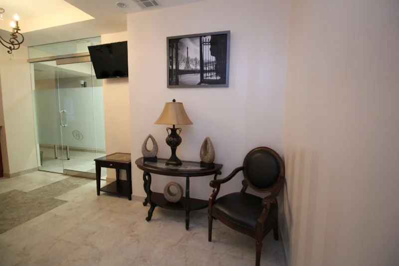 Levon Nikoyan DDS, Forward Oral Surgery