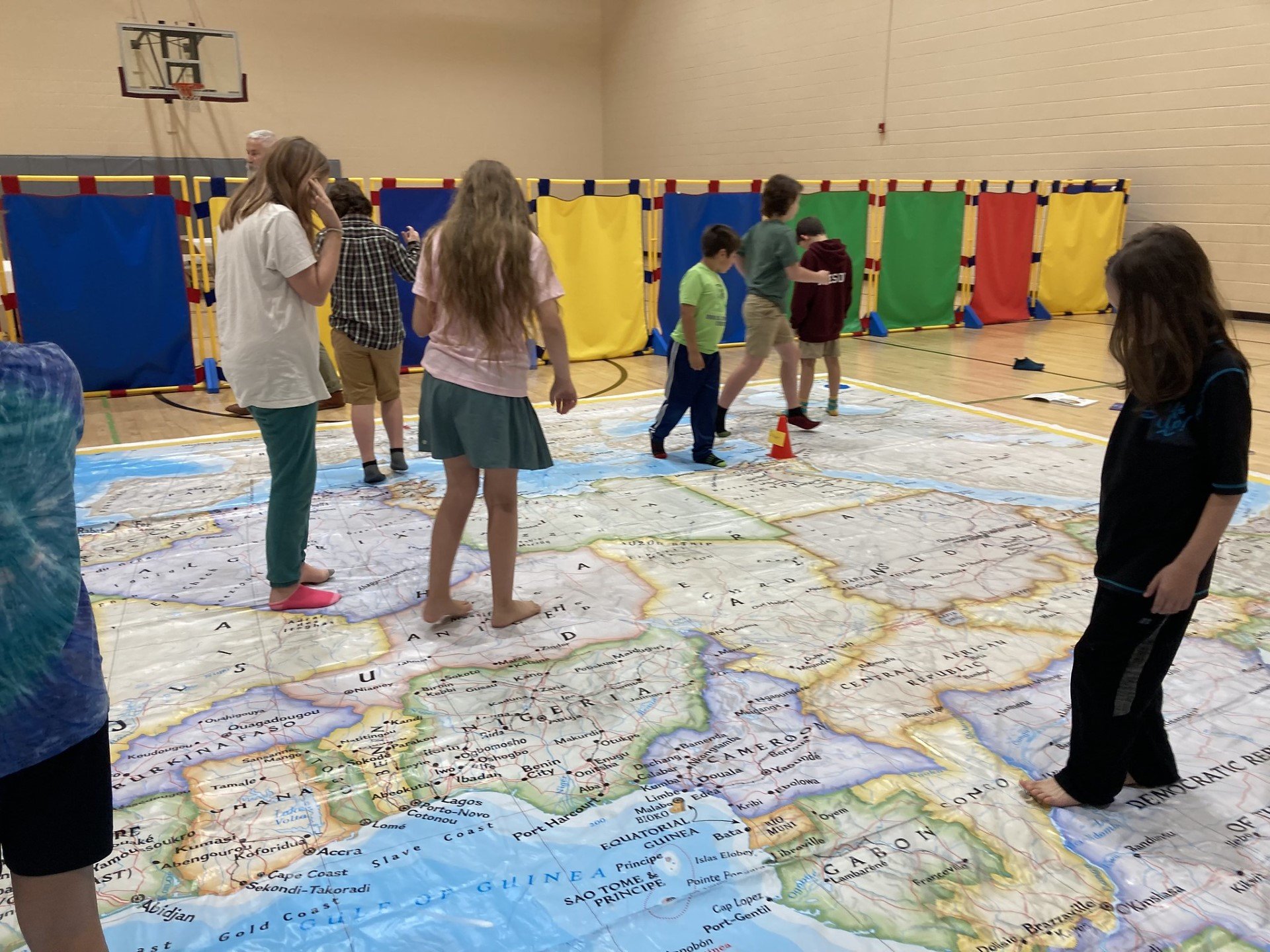 Giant Traveling Maps — OKAGE