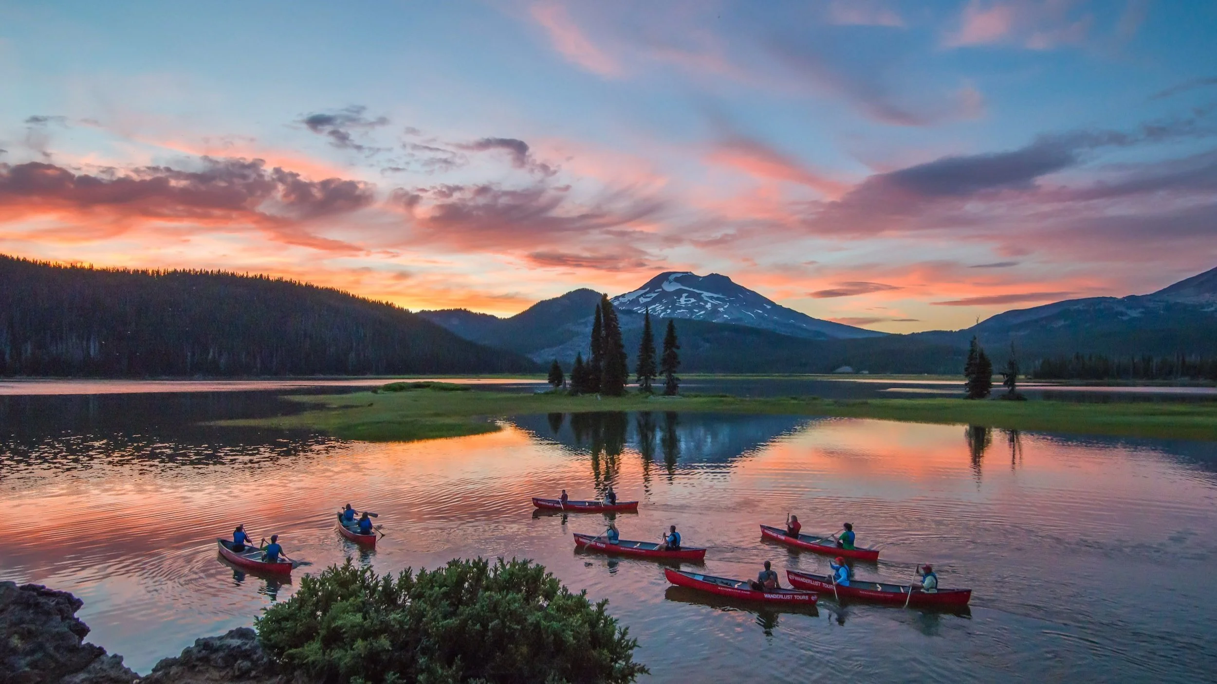 Paddle: Kayak or Canoe in Bend Oregon | Wanderlust Tours - Wanderlust Tours