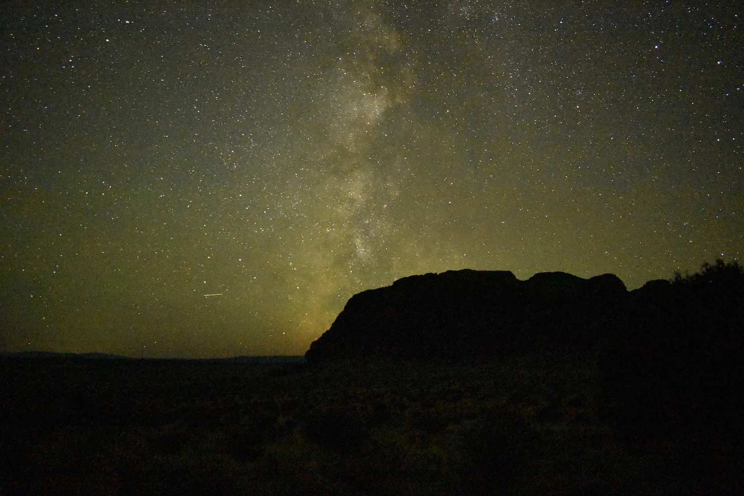 Stargazing at Fort Rock - Oregon Outback Dark Sky Summer - Wanderlust Tours