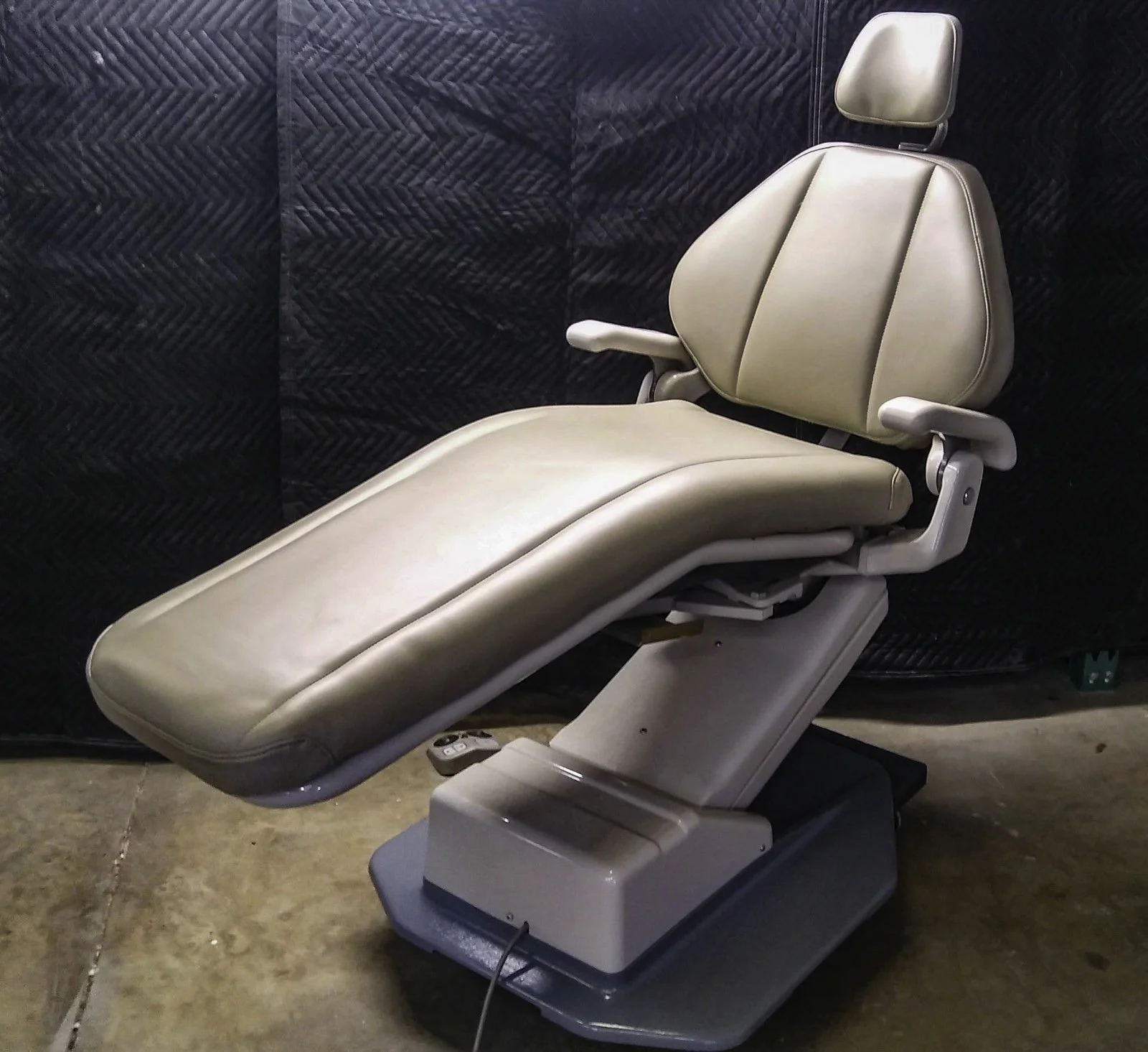 Adec 1020 Dental Exam Chair — American Dental Refurbishment