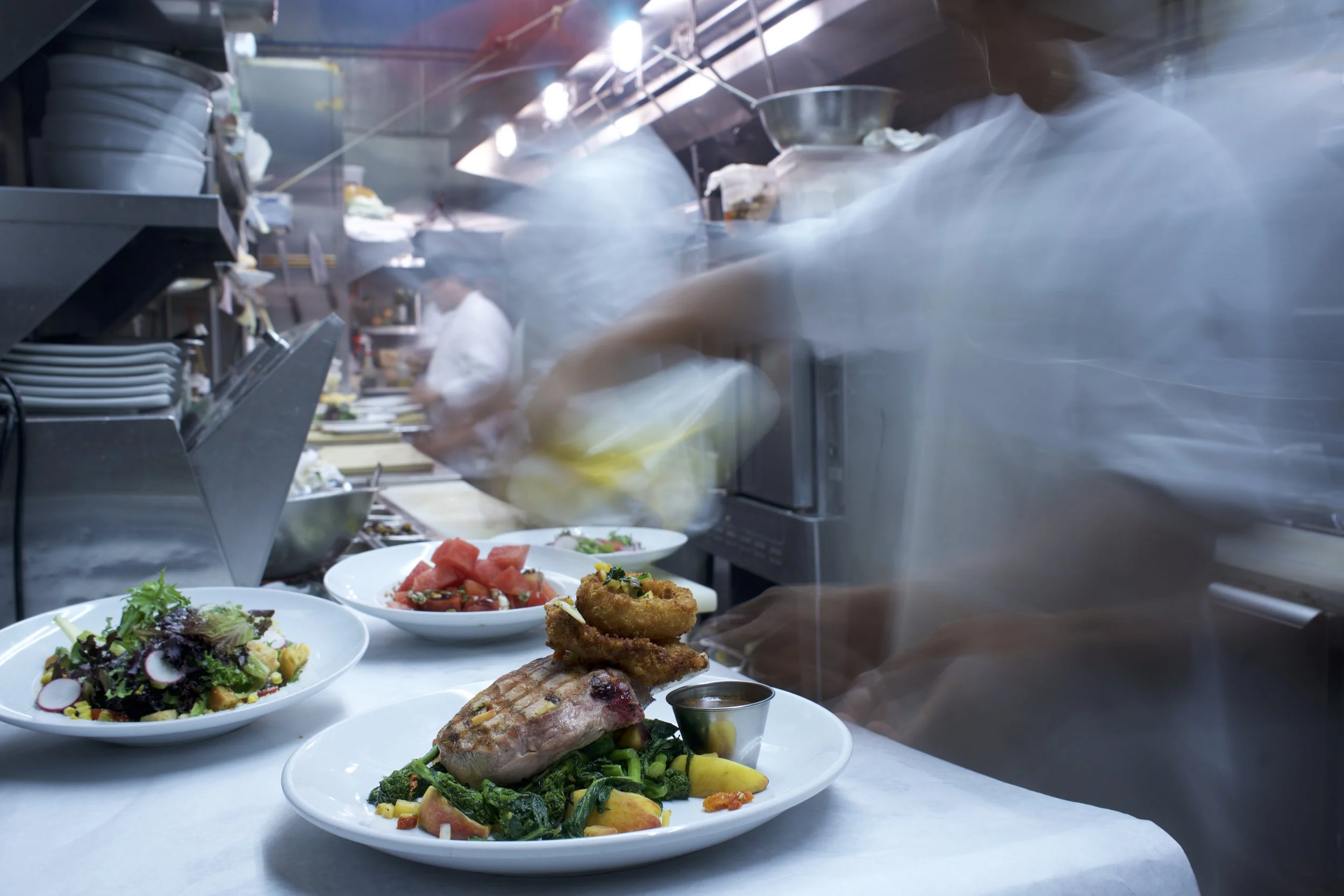 elmo restaurant & lounge