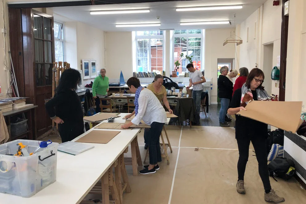 Painting the Cornish cliffs at Newlyn School of Art - Paul West Art ...