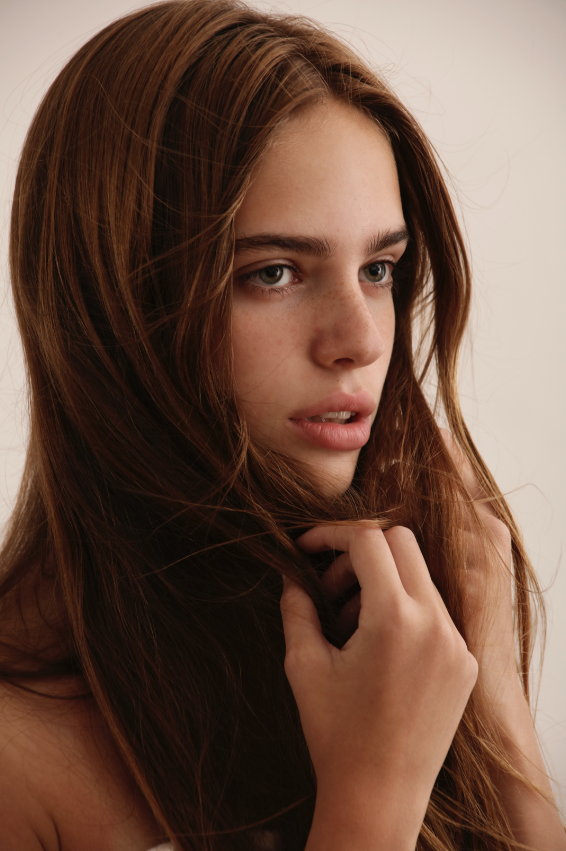 MAYA JOHNSON — Paragon Model Management