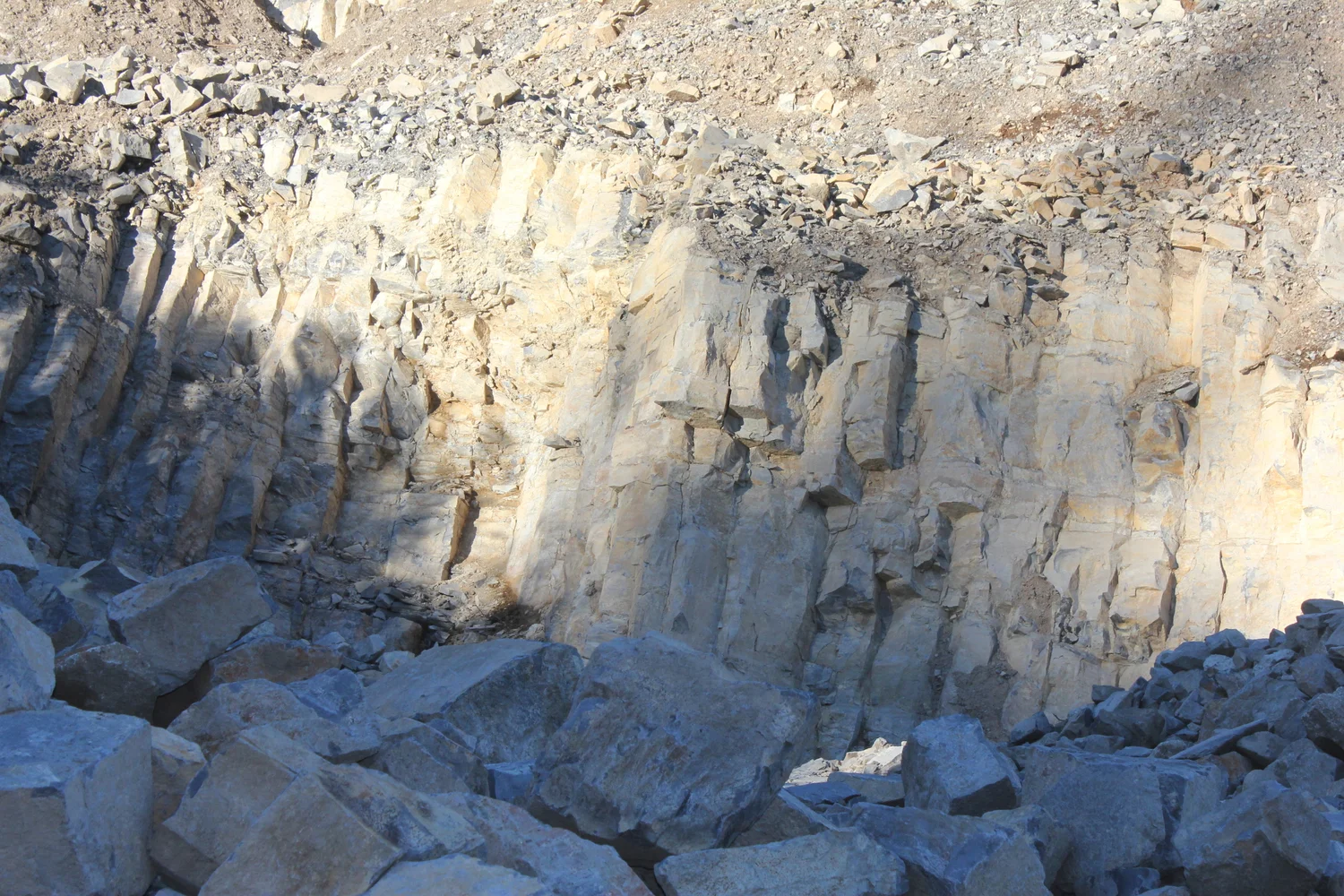 Basalt Columns & Boulders — Murrin Construction