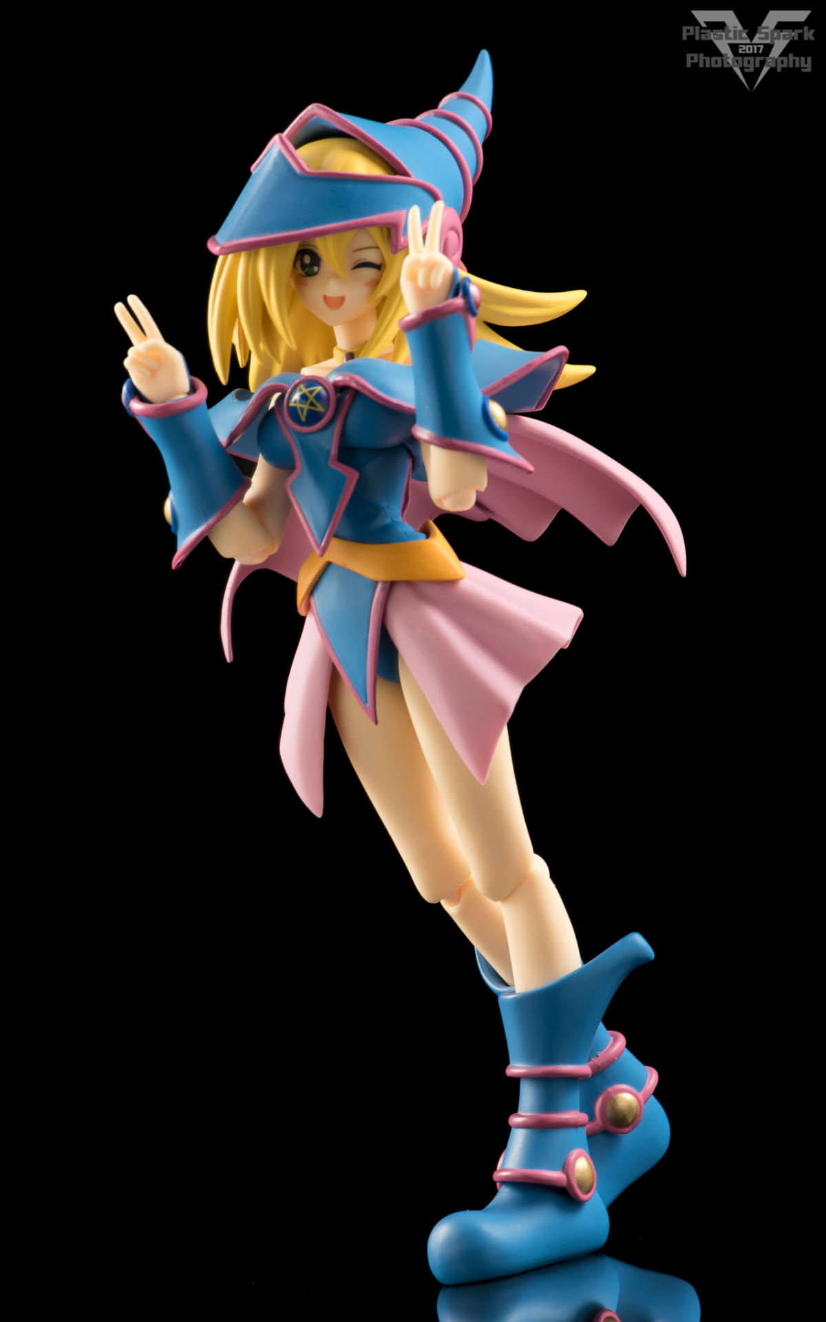 Review - Figma Dark Magician Girl — Plastic Spark Photography