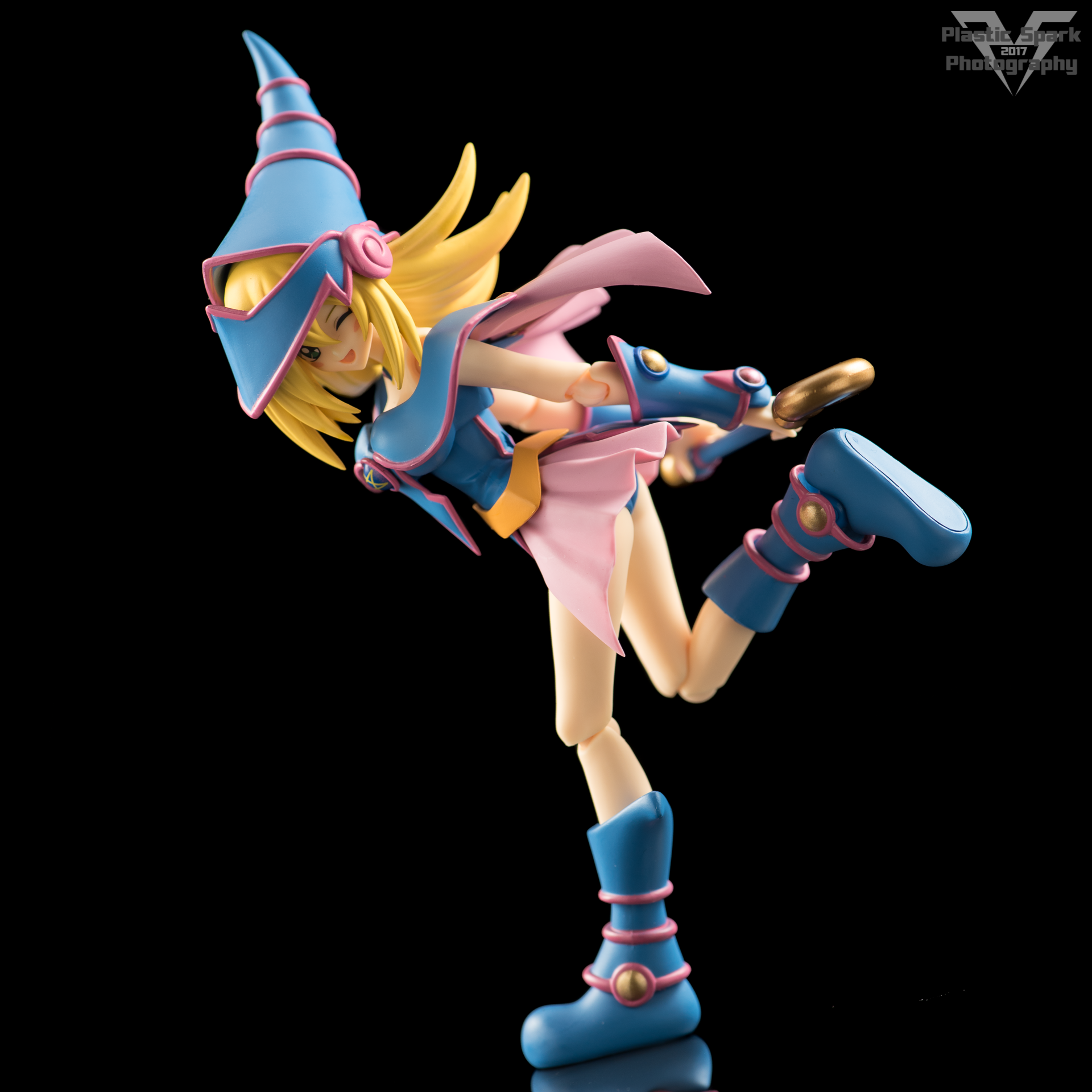 Review - Figma Dark Magician Girl — Plastic Spark Photography