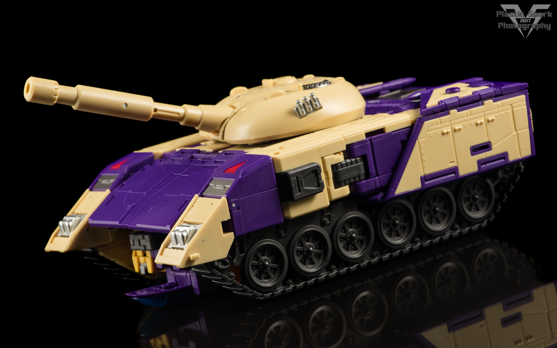 Review - DX9 Toys DX9-D08 Gewalt — Plastic Spark Photography