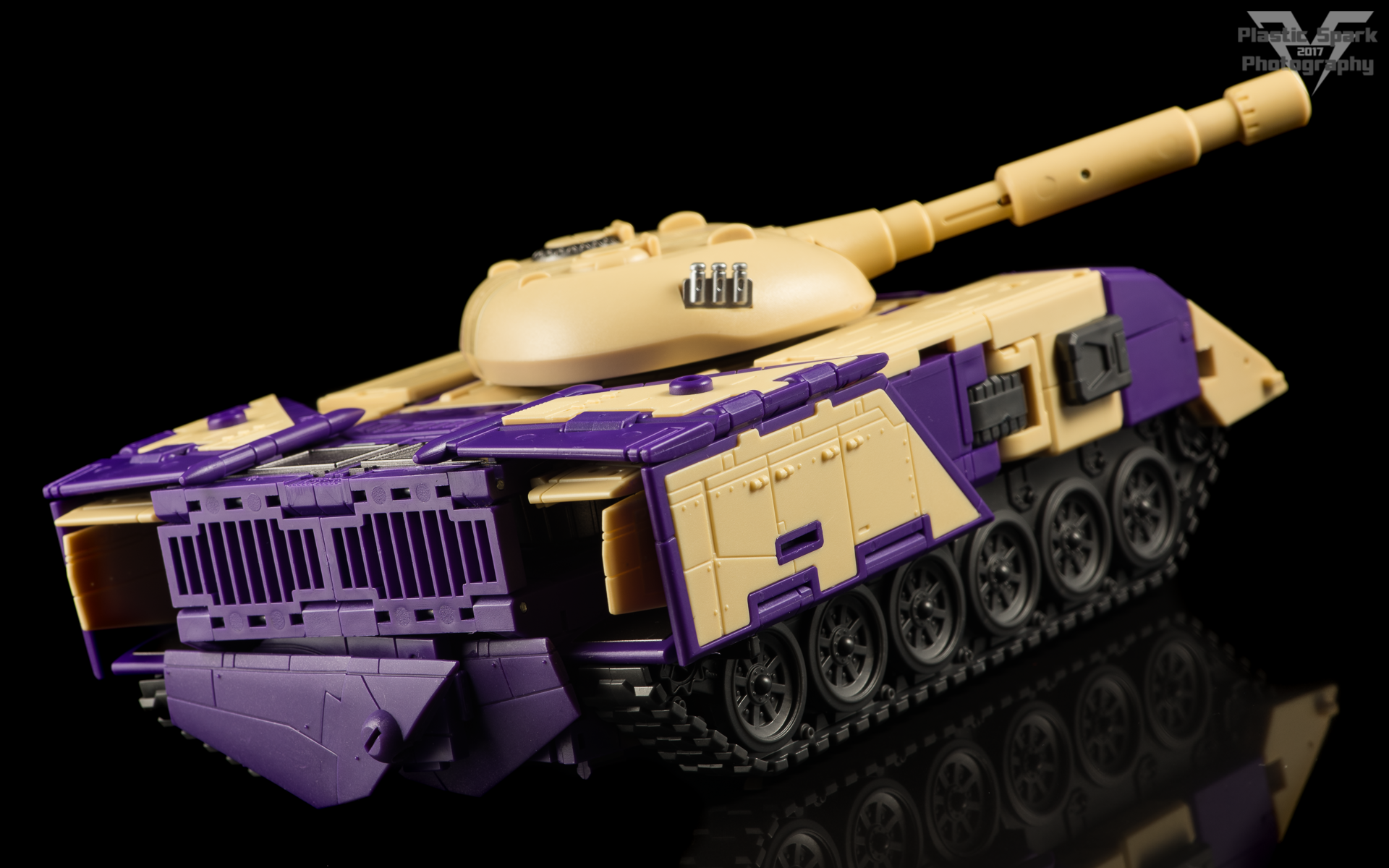 Review - DX9 Toys DX9-D08 Gewalt — Plastic Spark Photography