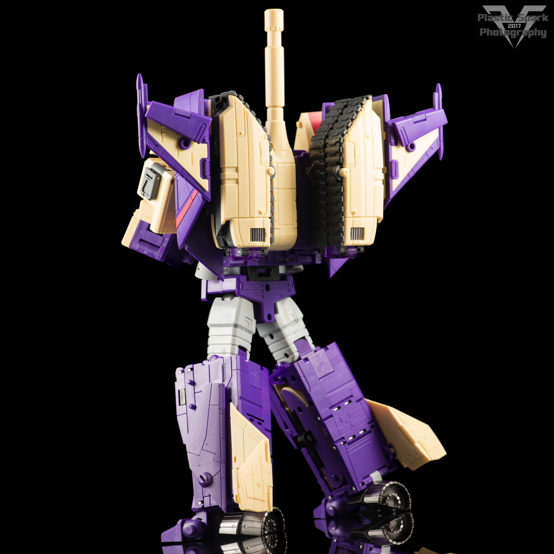 Review - DX9 Toys DX9-D08 Gewalt — Plastic Spark Photography