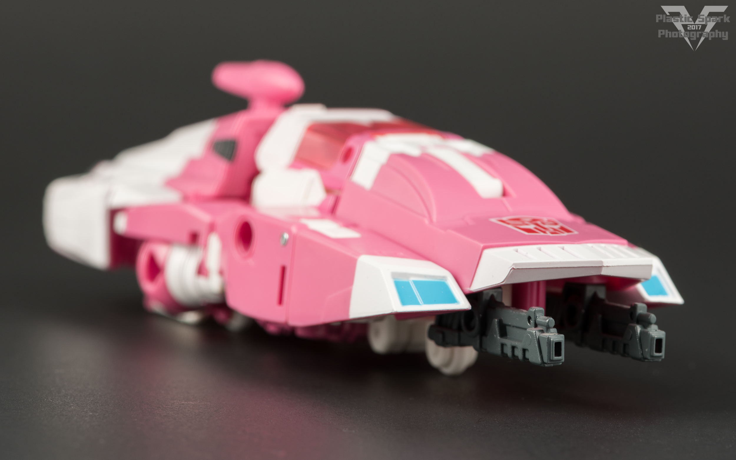 Mini Review - Titans Return Arcee (Hascon Ver.) — Plastic Spark Photography