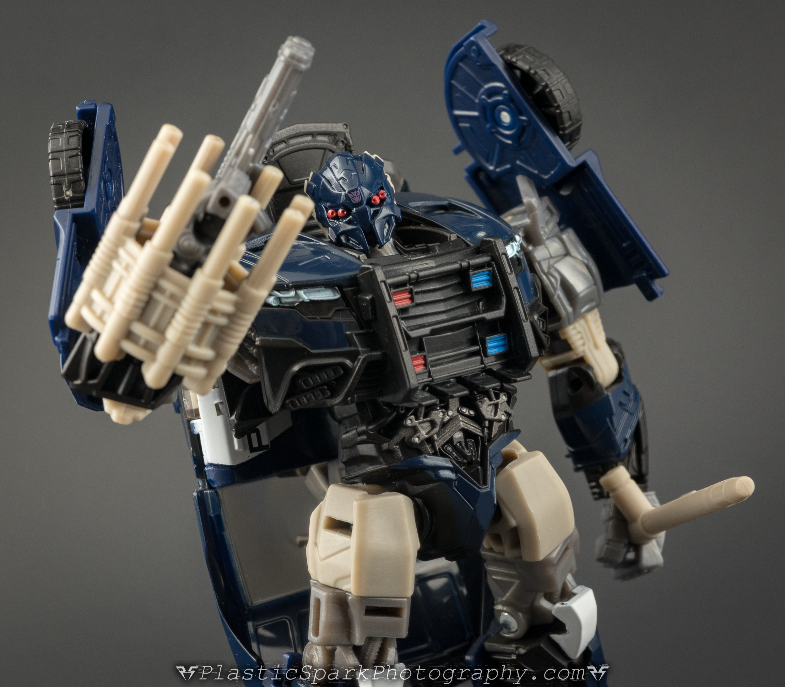 Gallery - Deluxe Barricade (Transformers The Last Knight) — Plastic ...