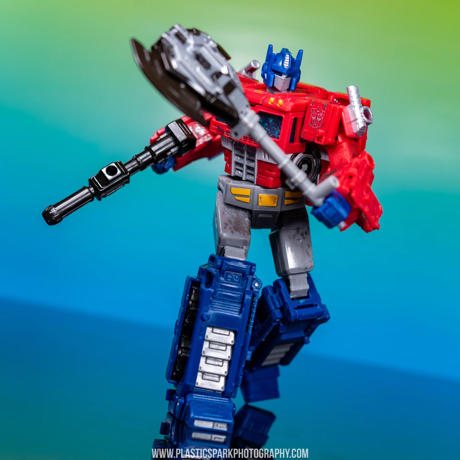 Review - Transformers WFC-S11 Optimus Prime — Plastic Spark Photography