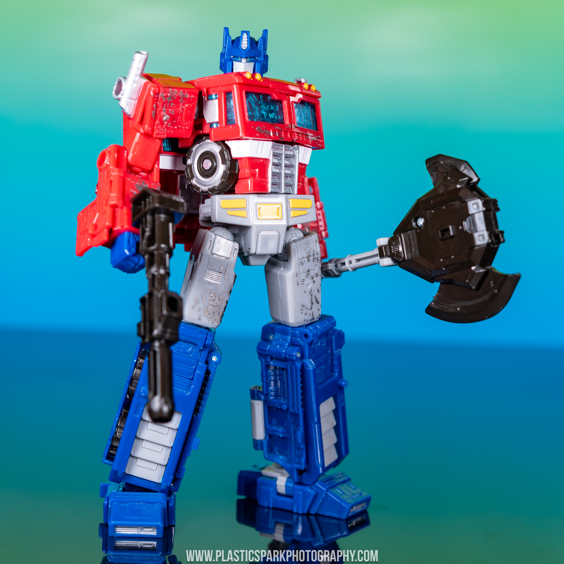 Review - Transformers WFC-S11 Optimus Prime — Plastic Spark Photography