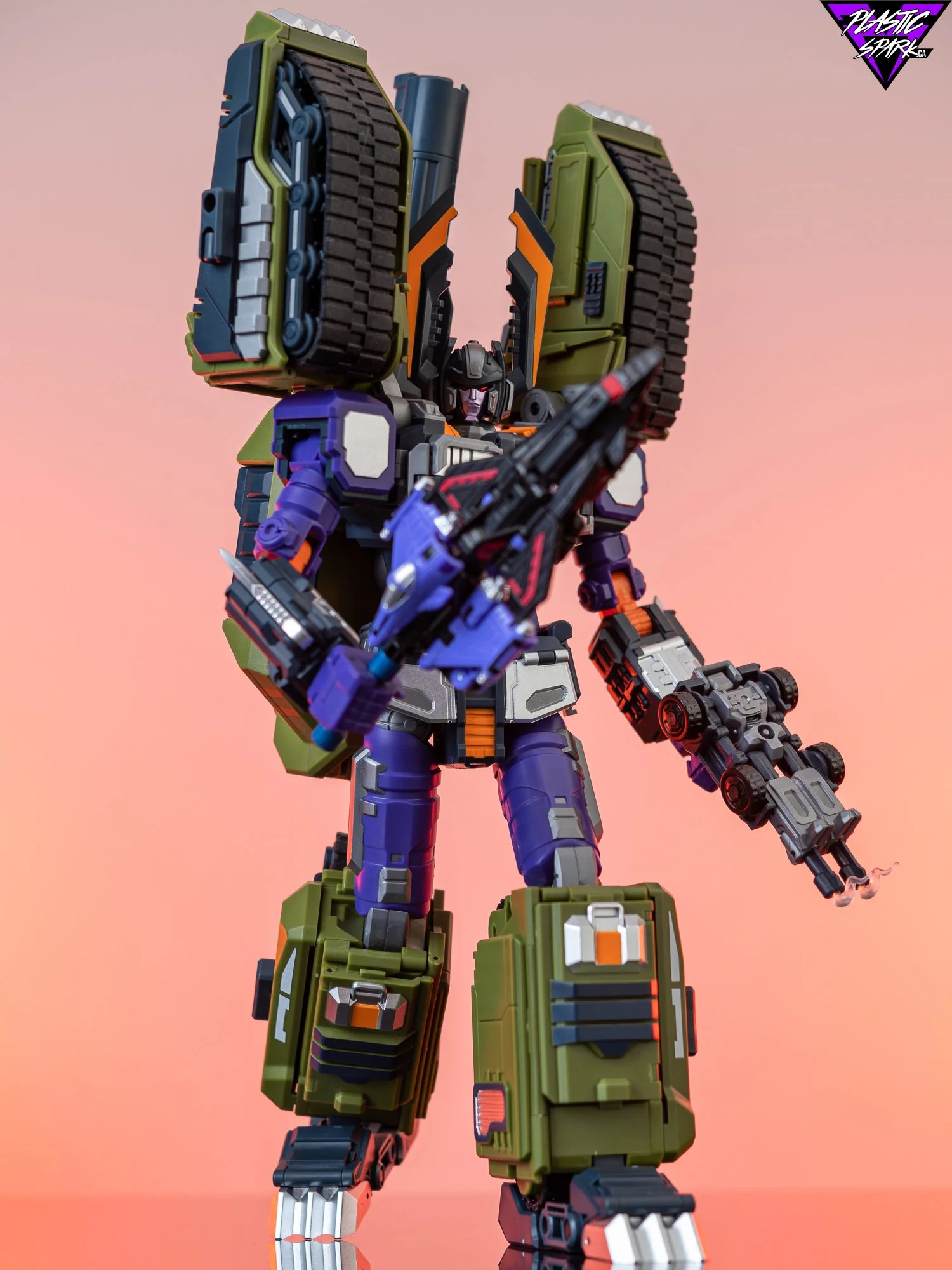 Review - Fans Hobby MB-17 Meg-Tyranno — Plastic Spark Photography