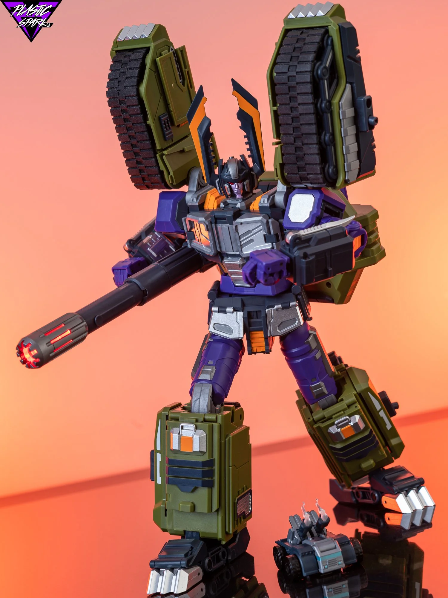 Review - Fans Hobby MB-17 Meg-Tyranno — Plastic Spark Photography