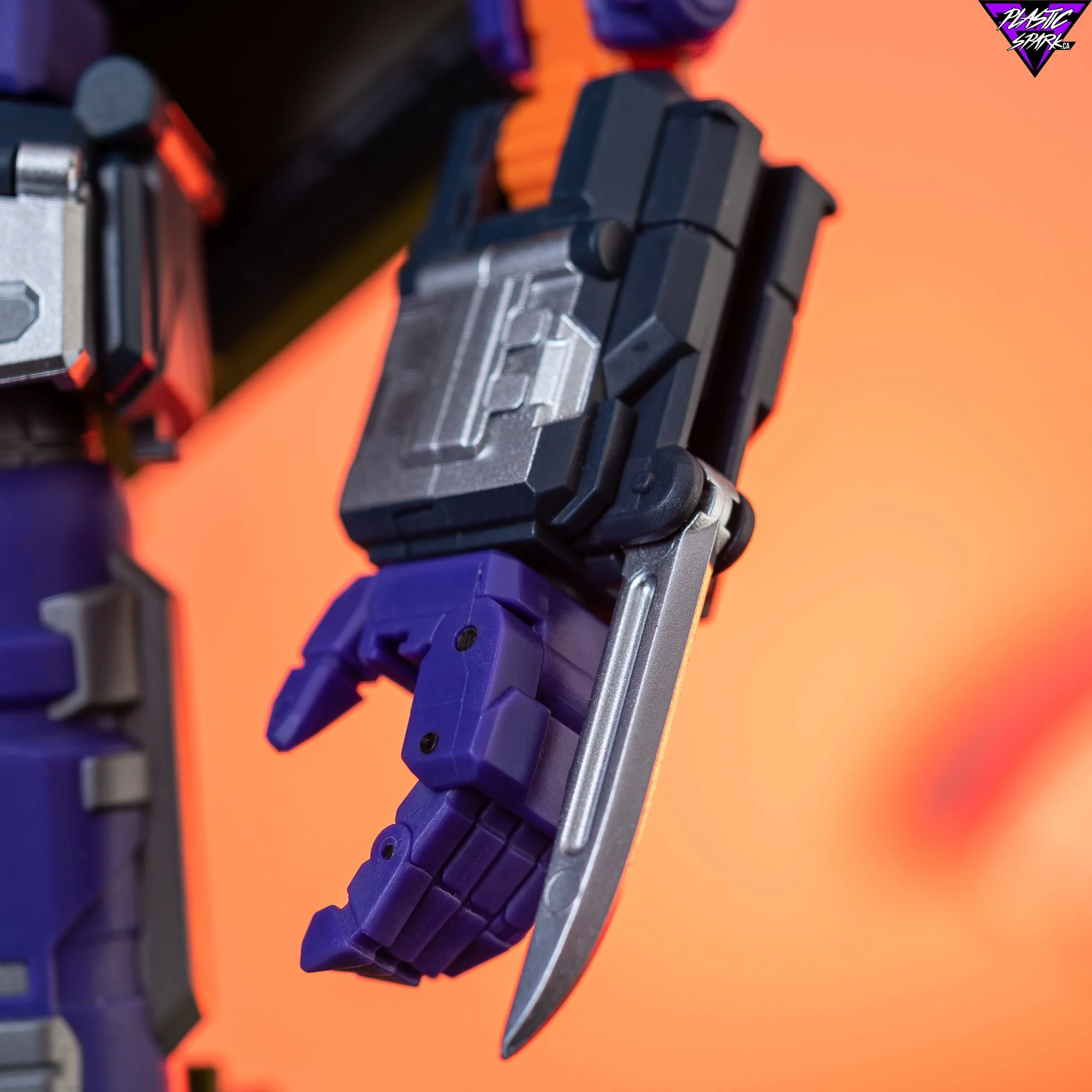 Review - Fans Hobby MB-17 Meg-Tyranno — Plastic Spark Photography