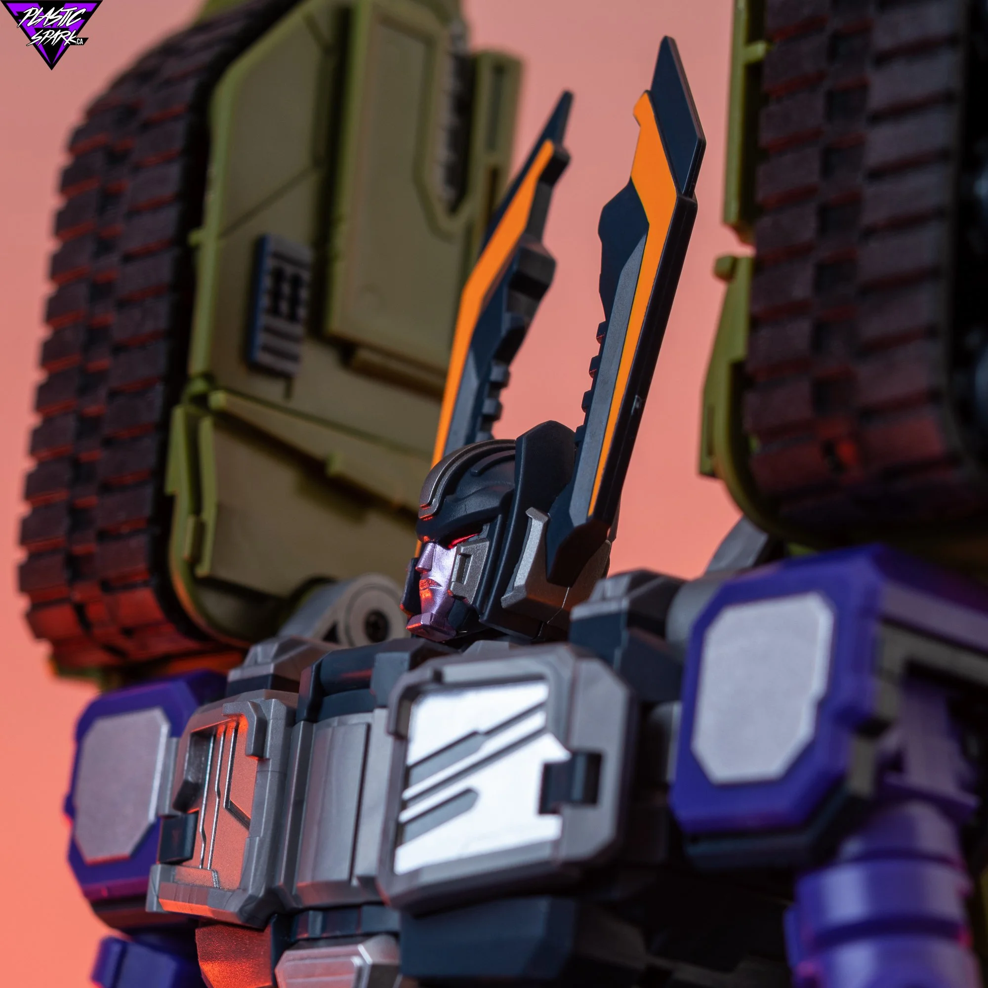 Review - Fans Hobby MB-17 Meg-Tyranno — Plastic Spark Photography