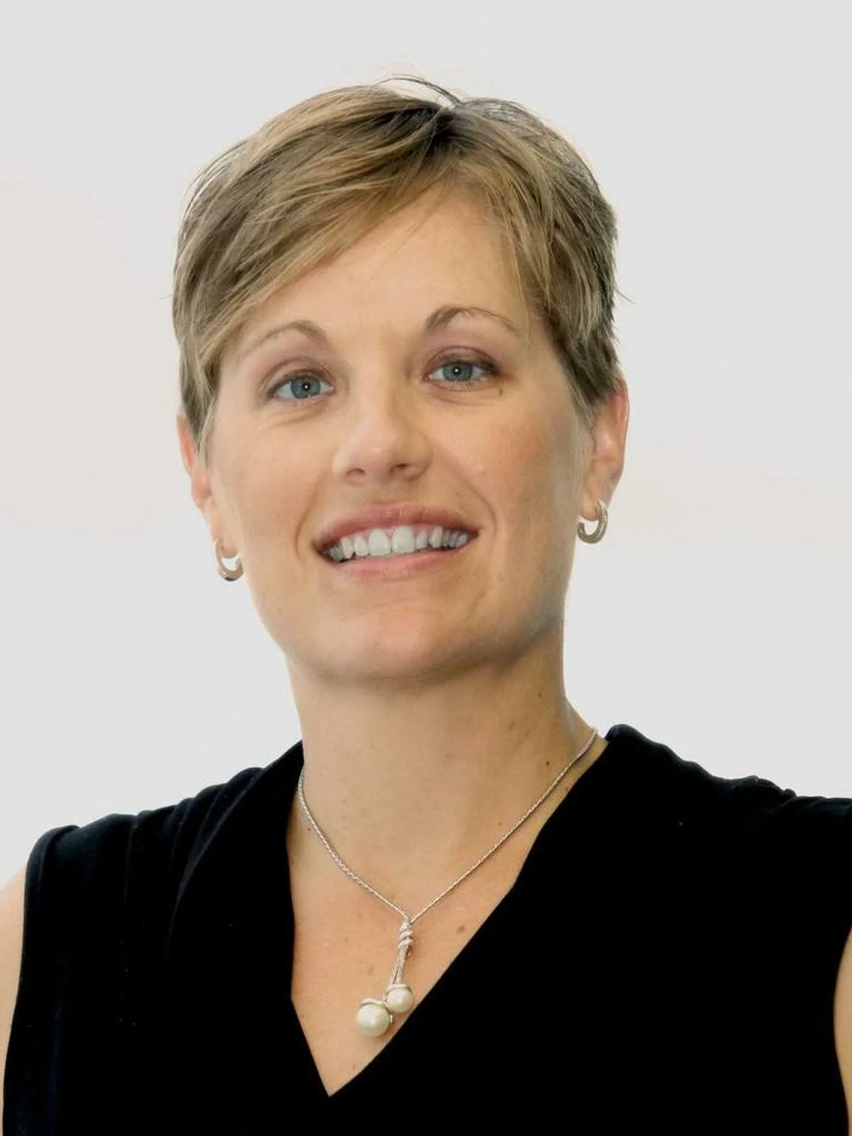 Jenny Carnes — The Basketball Embassy