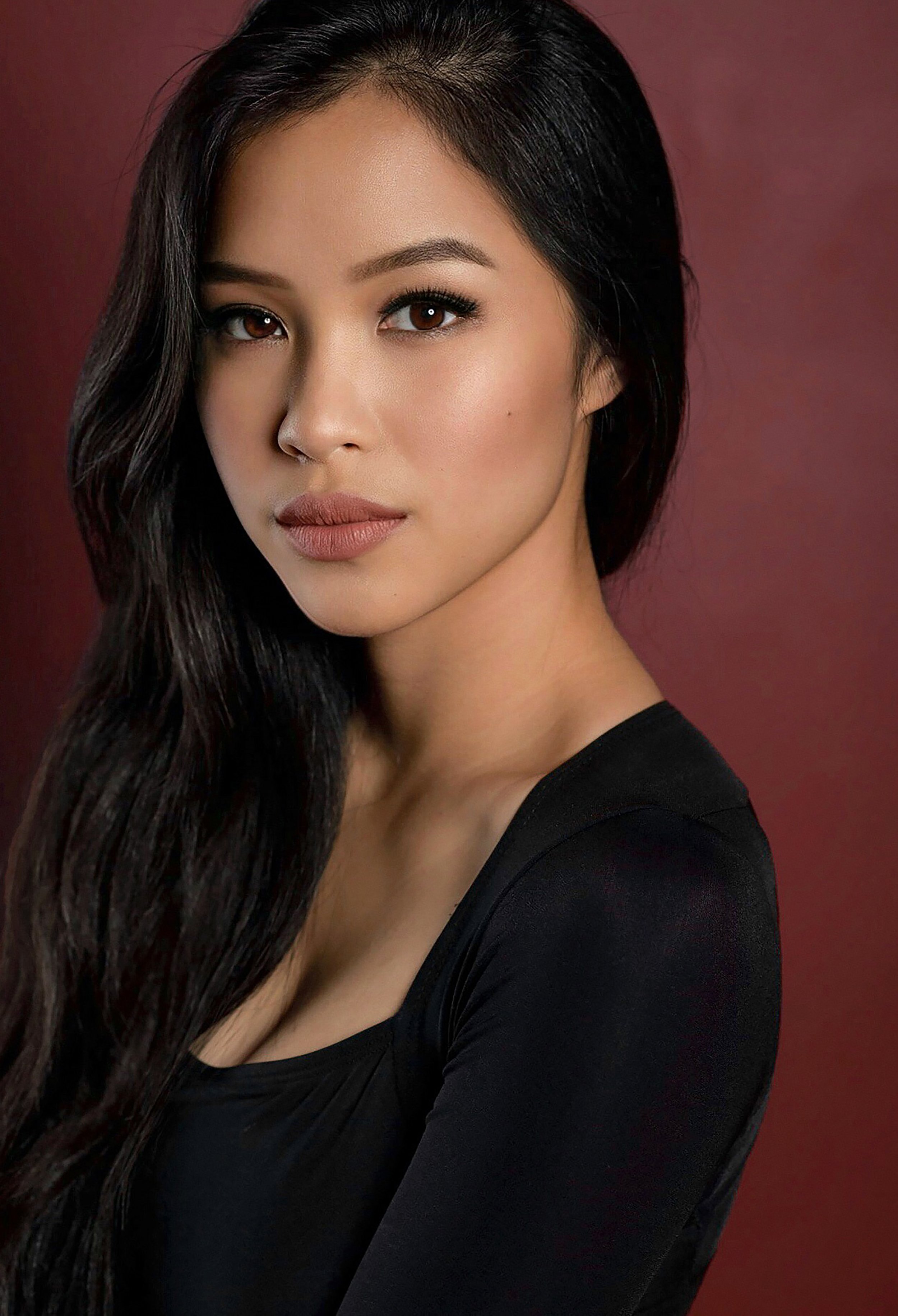 Model — Kira Omans