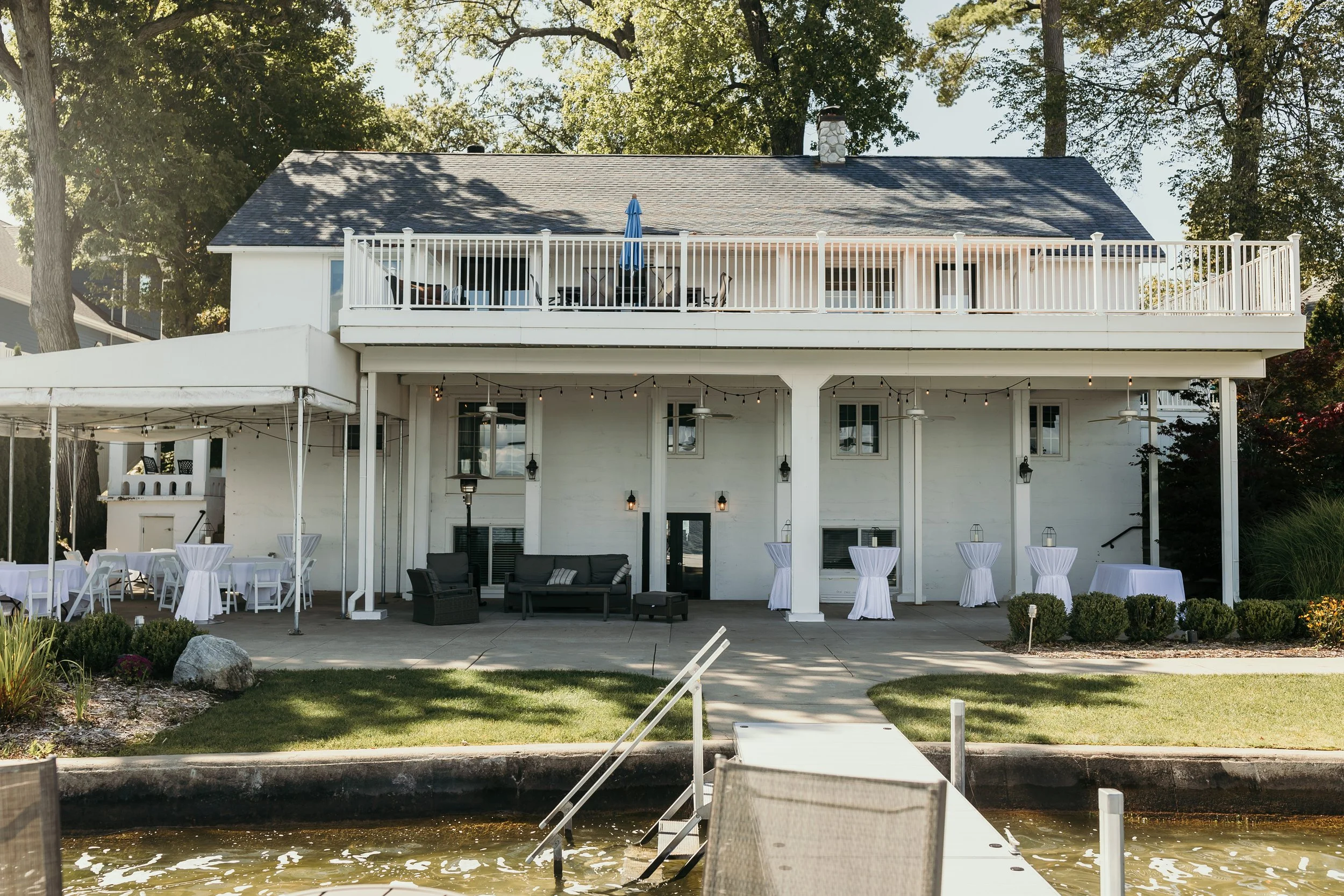 Bay Pointe Inn for Personalized Service and Gorgeous Gun Lake Views
