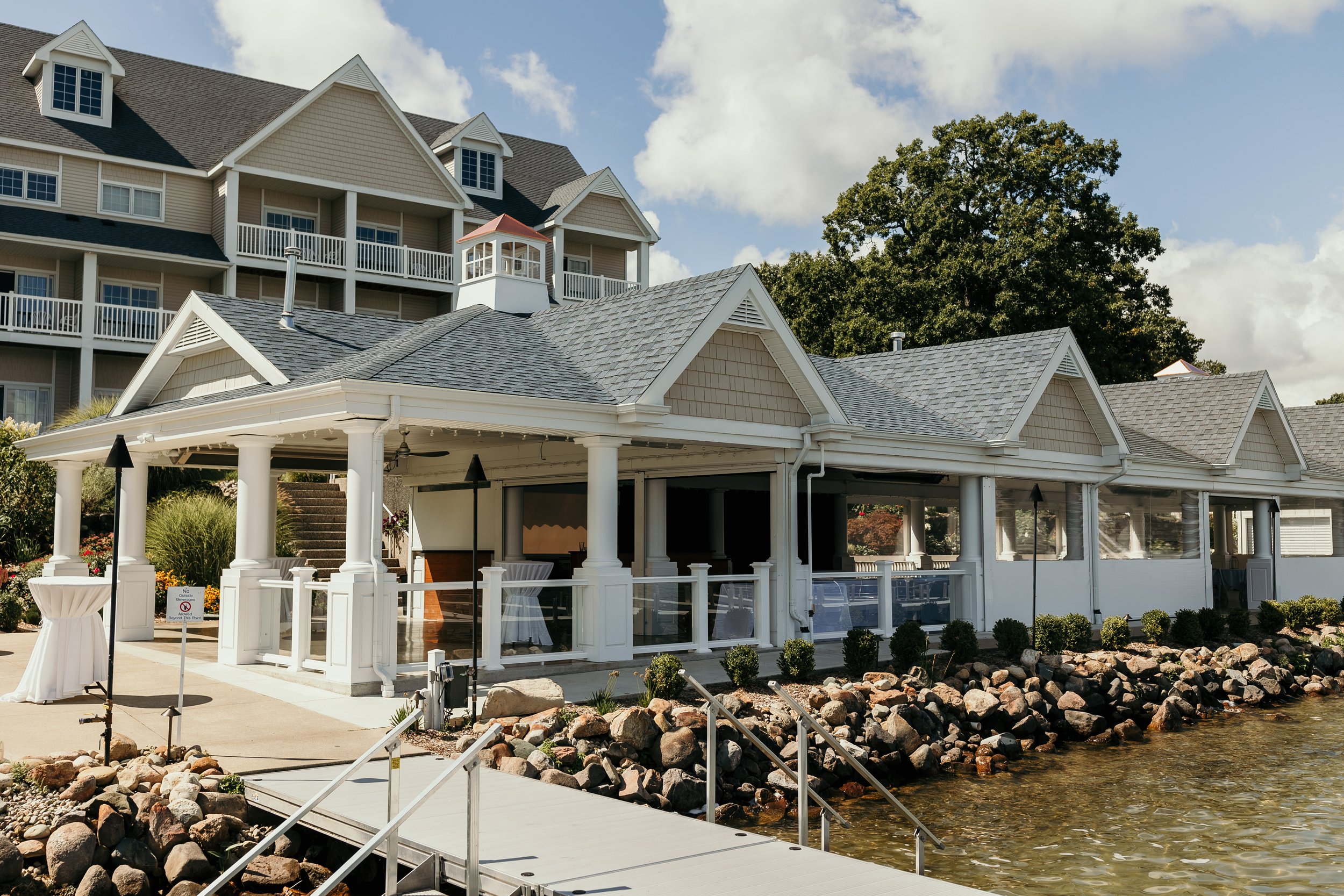 Bay Pointe Inn for Personalized Service and Gorgeous Gun Lake Views