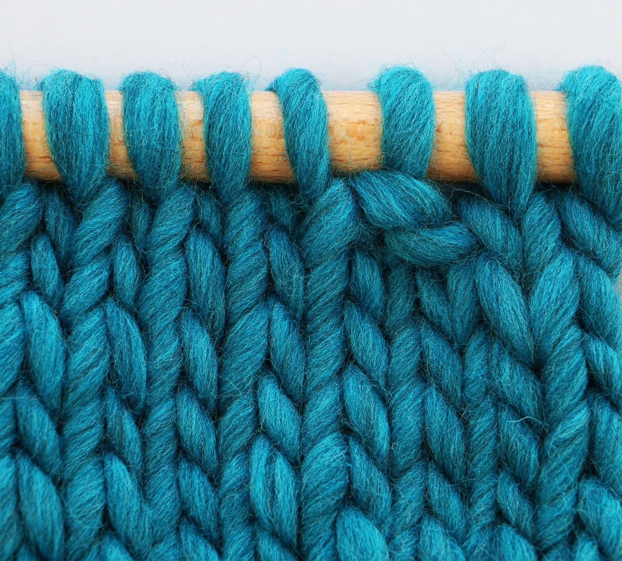 Tricoter 2 mailles ensemble à l'envers - Knit 2 together purlwise ...