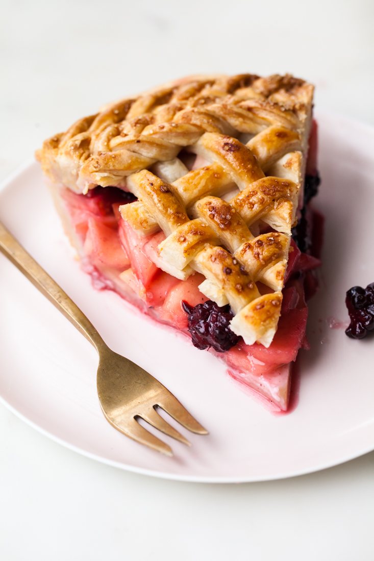 Apple Blackberry Pie - Style Sweet