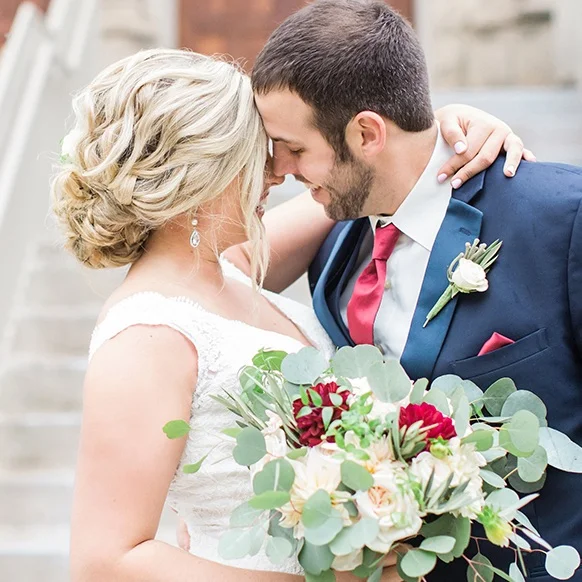 2019 Local Lookbook — A Lush Garden Romance | Heartland Wedding Ideas